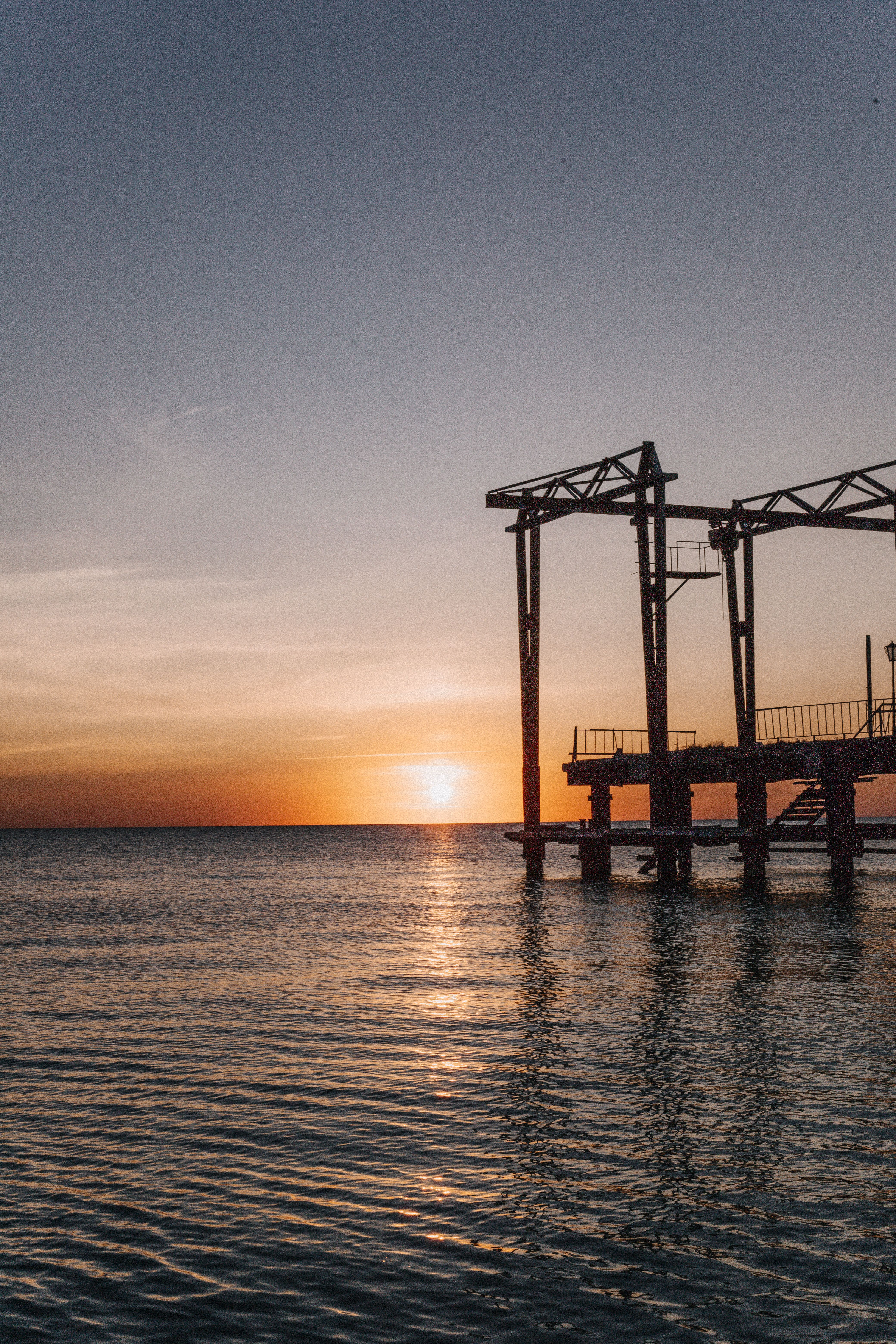 Offshore Drilling Rig on Body of Water · Free Stock Photo