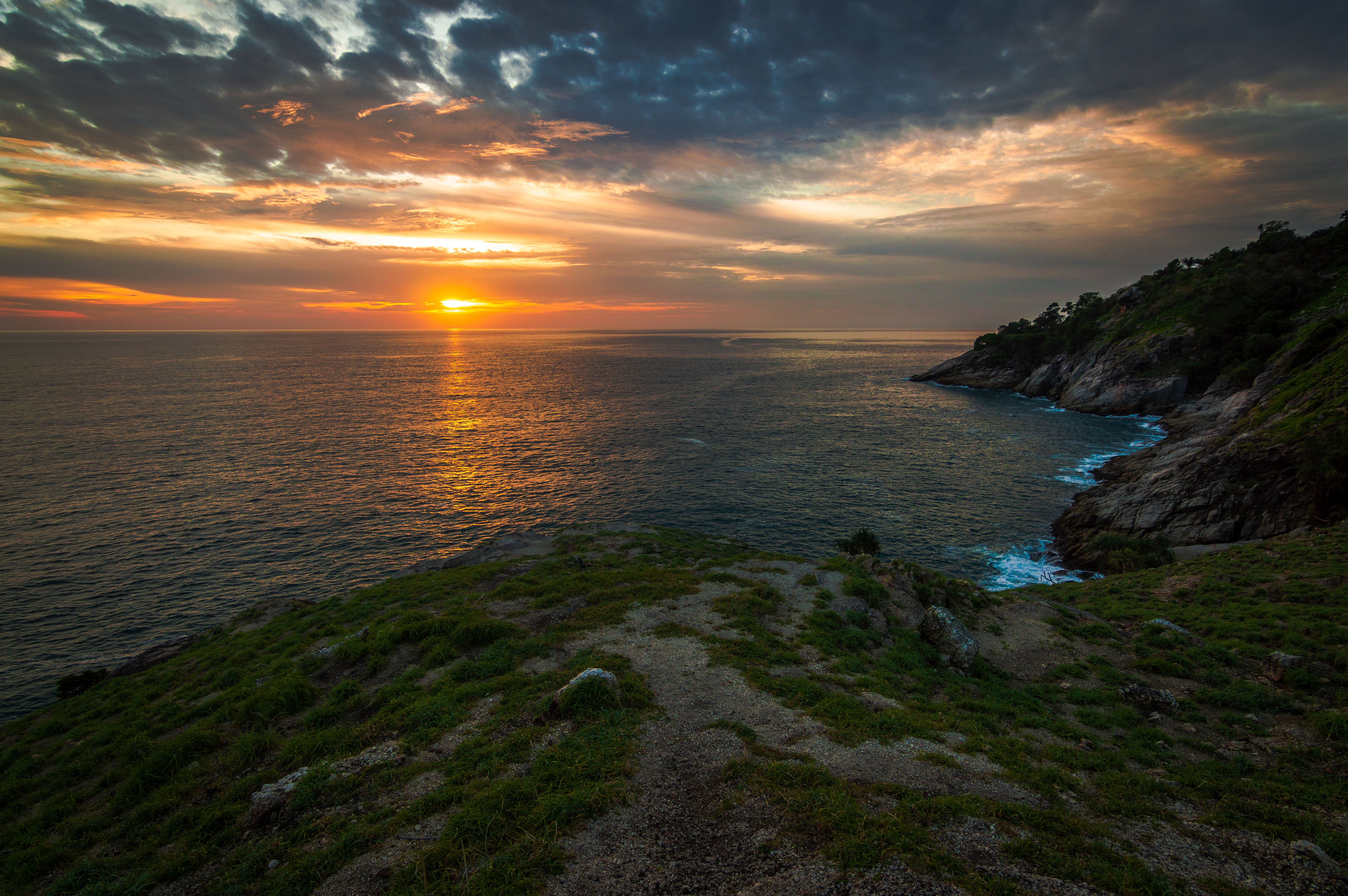 Black Rock Formation on the Sea during Sunset · Free Stock Photo