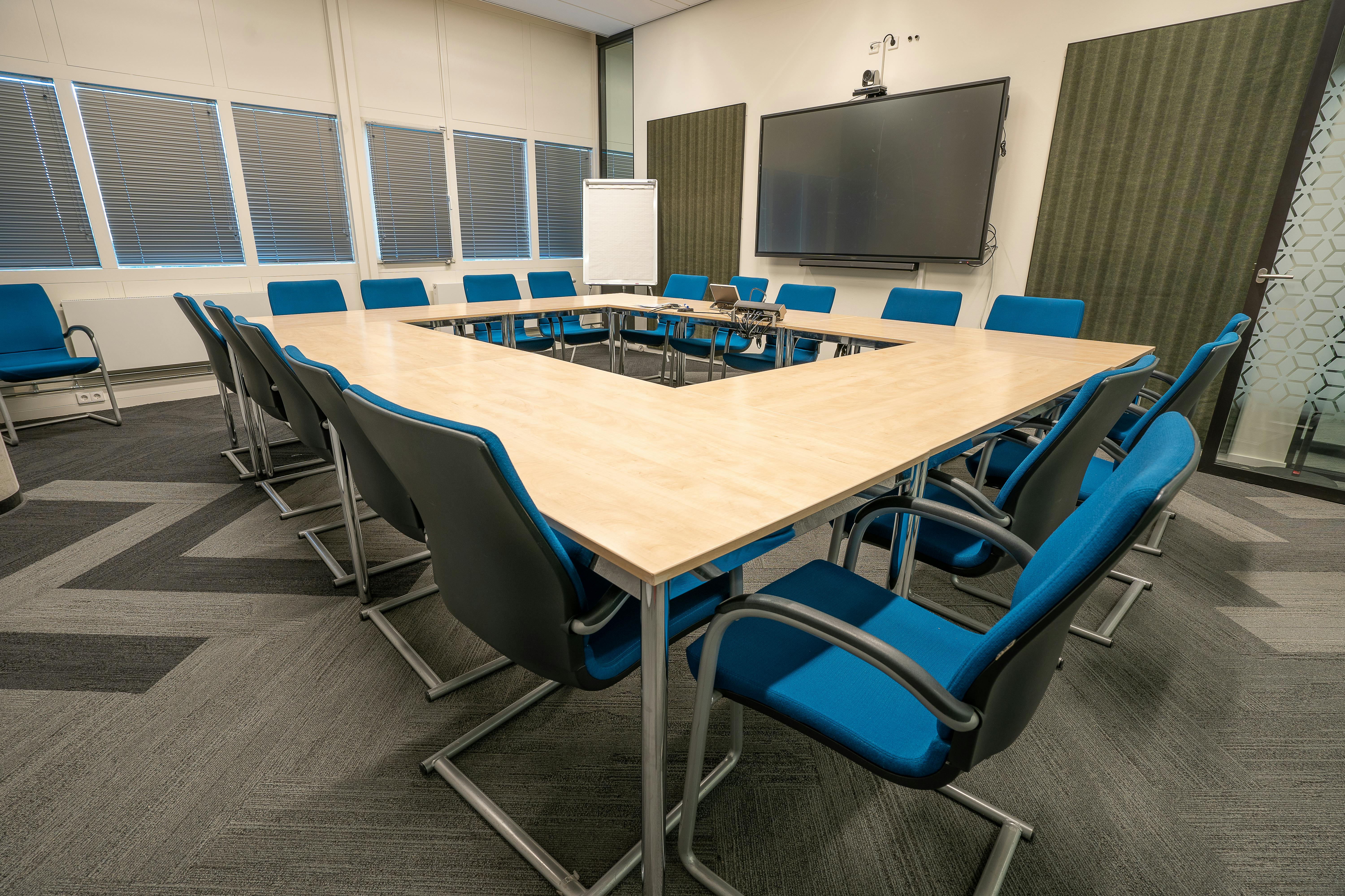 Meeting Room | Top 25 Best Layout Samples - Plistbooking