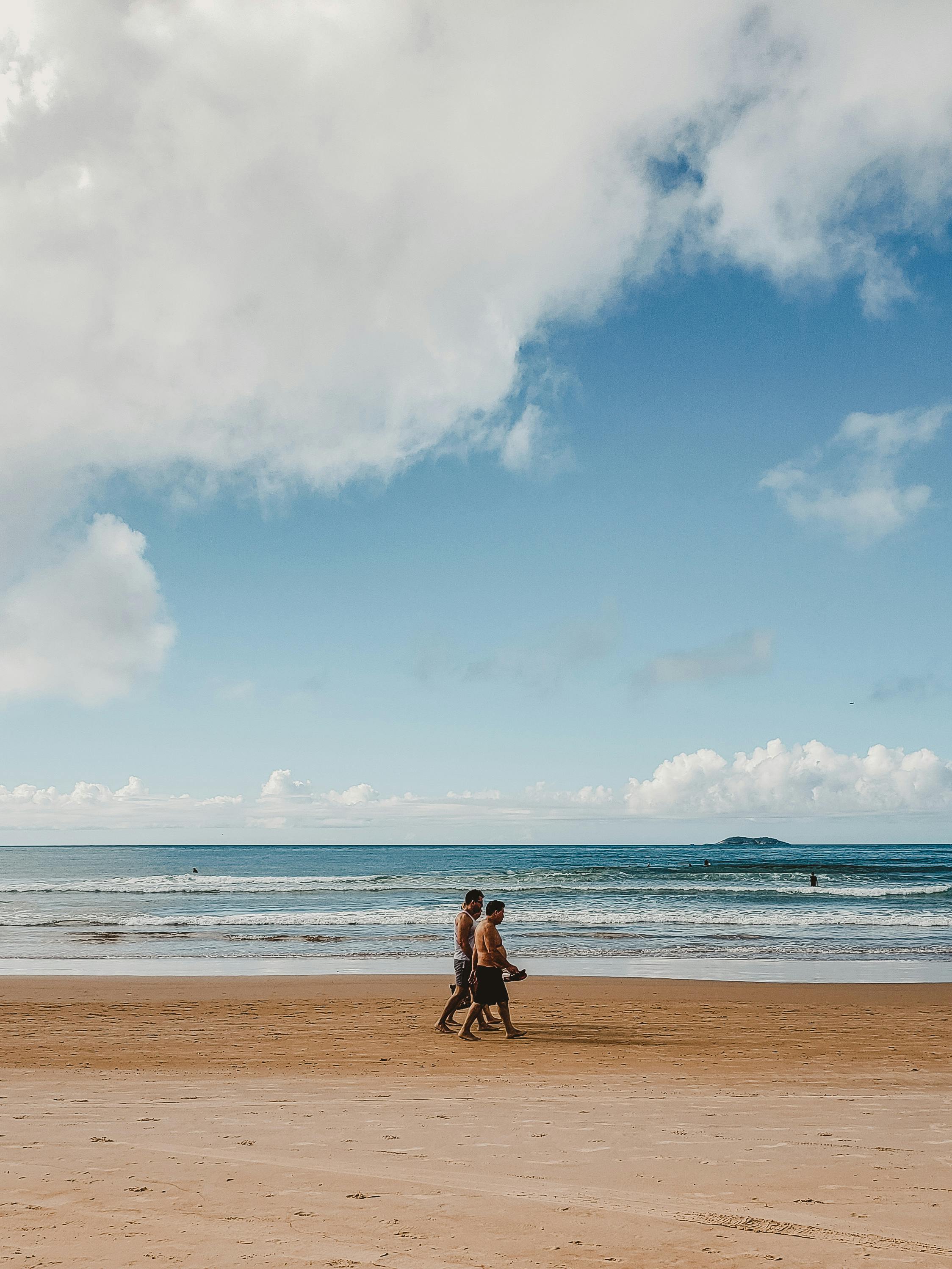 People Walking at the Beach · Free Stock Photo