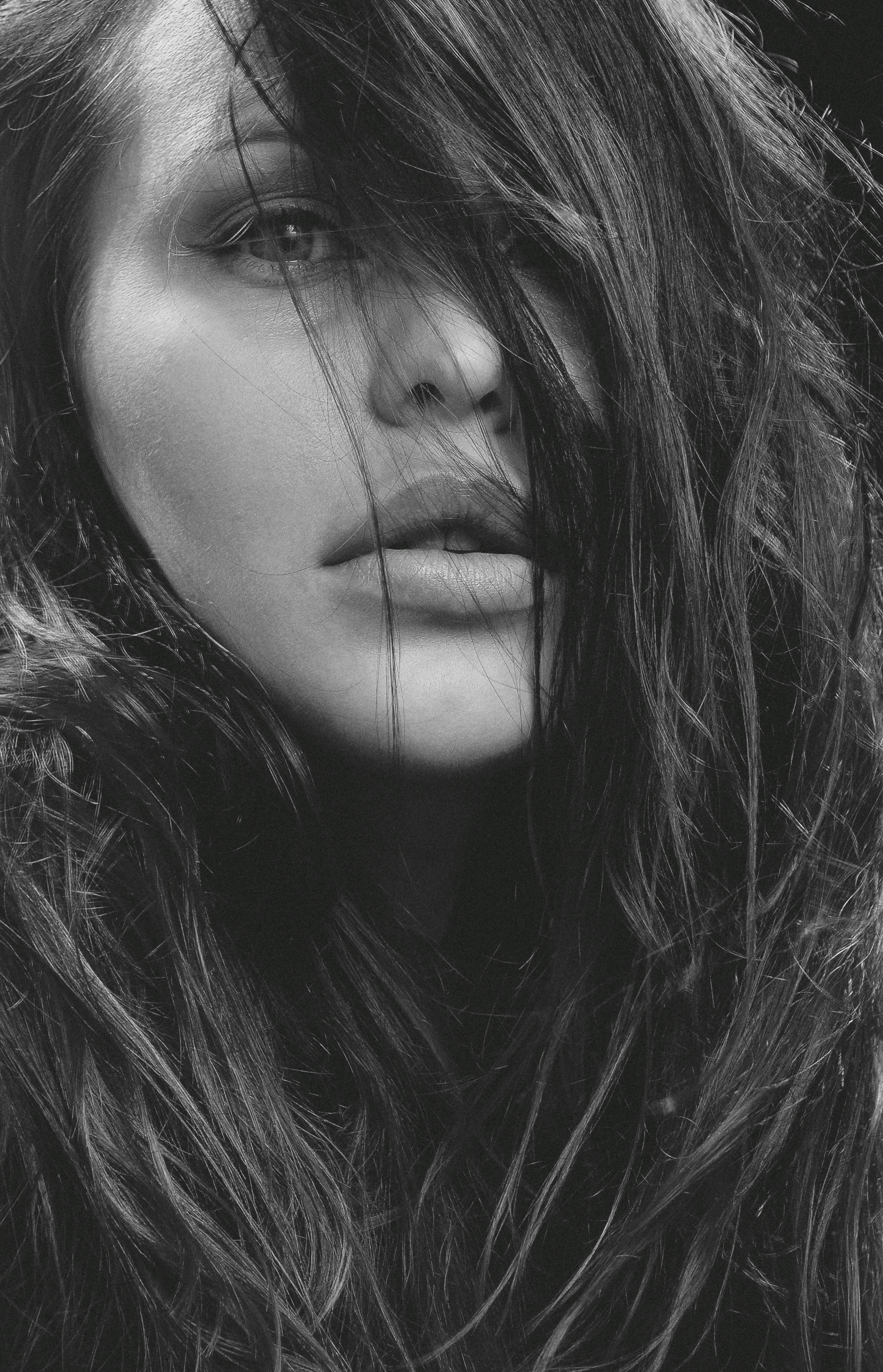 Grayscale Photo of a Woman Crying · Free Stock Photo