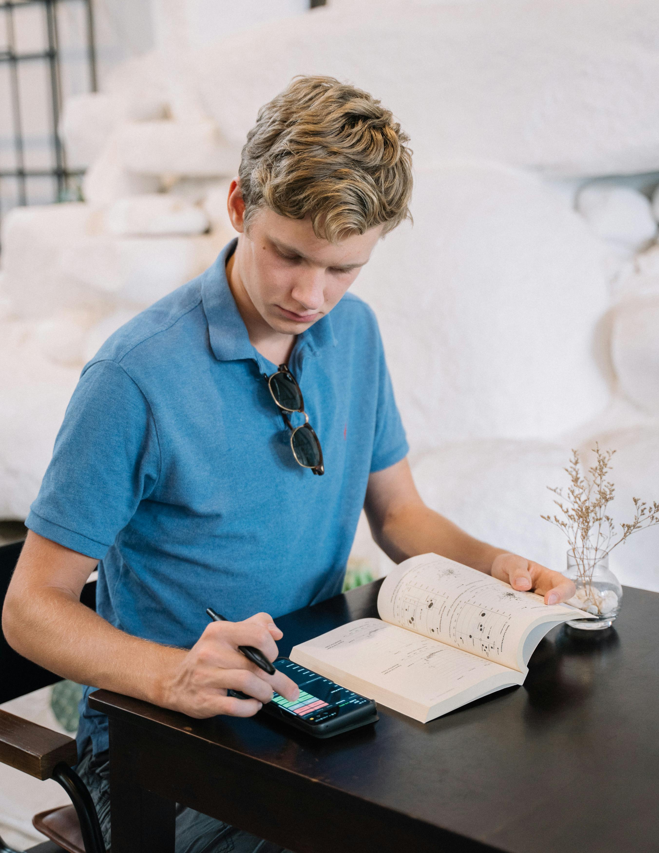 Self Study Photos, Download Free Self Study Stock Photos & HD Images