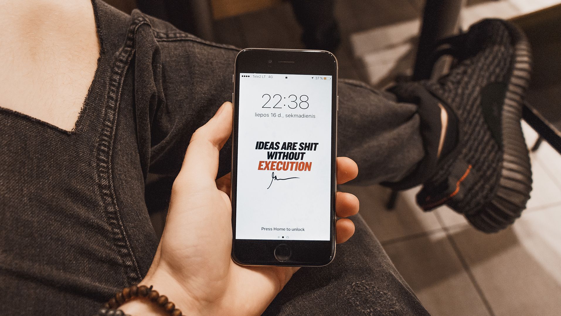 How to send photo as jpeg from phone on iPhone step by step