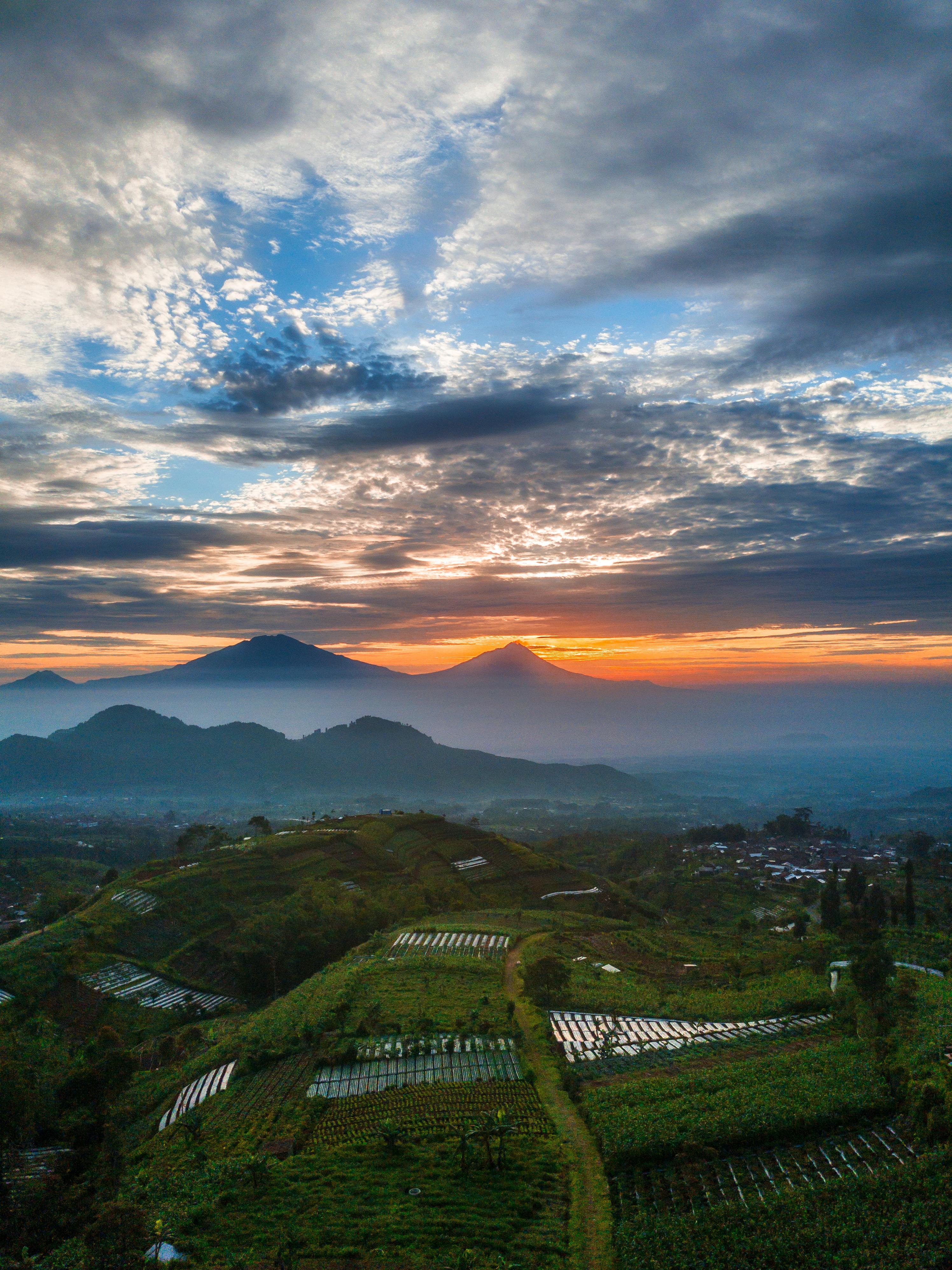 Silancur Highland in Indonesia at Dusk · Free Stock Photo