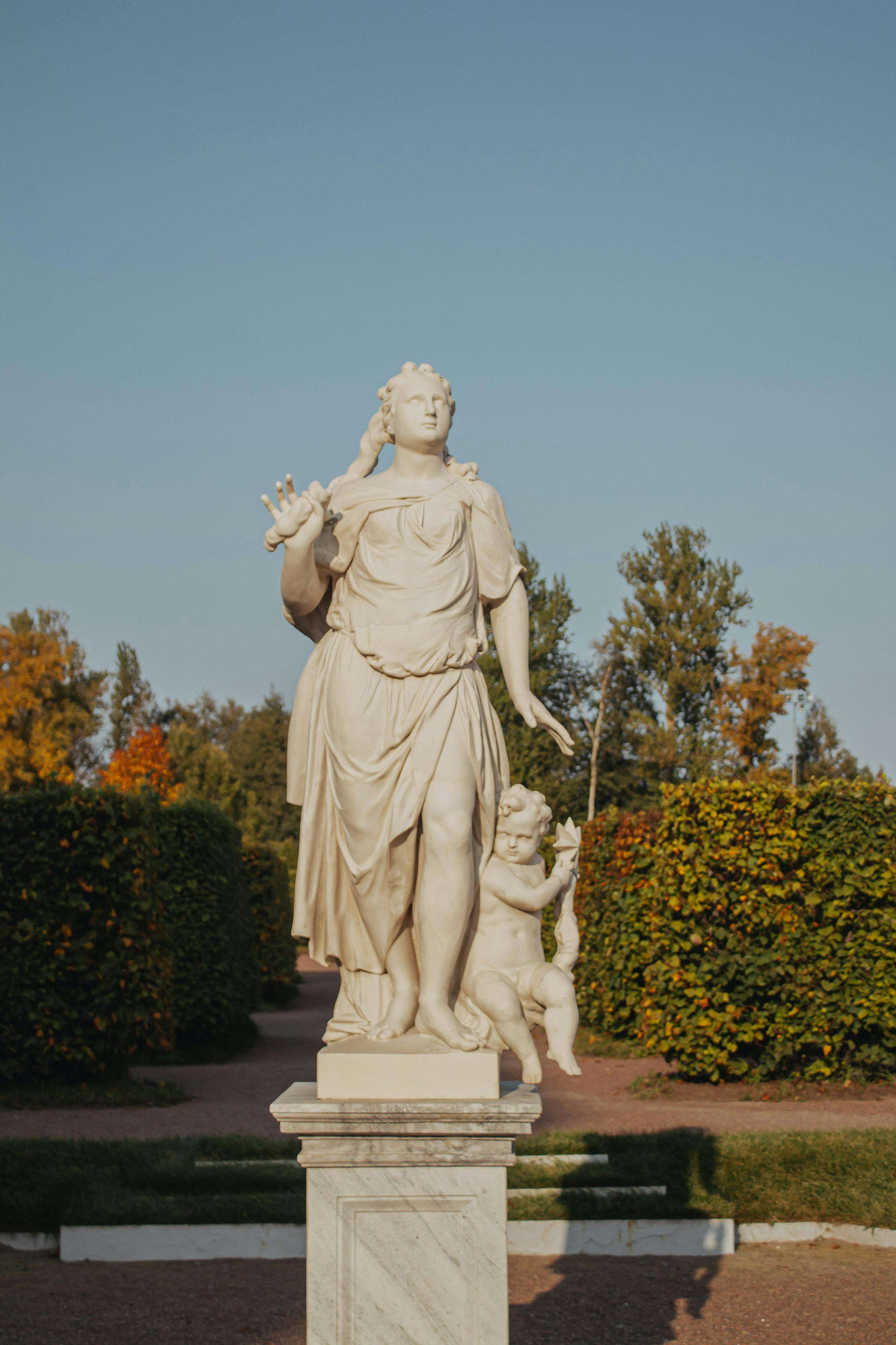 Garden Statues Photos, Download The BEST Free Garden Statues Stock ...