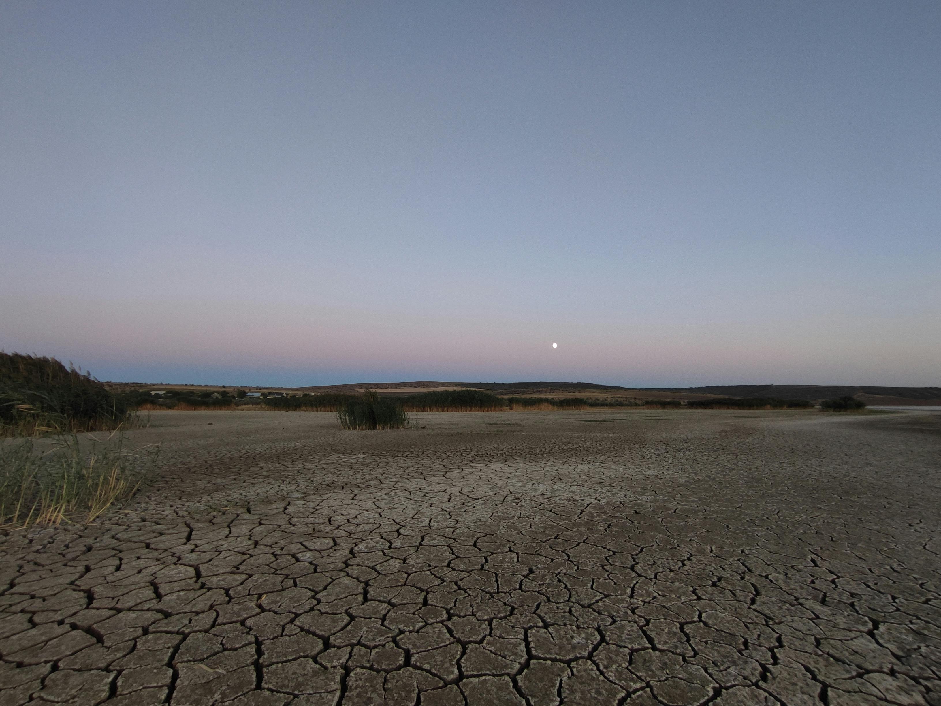 Desert and Sky Landscape · Free Stock Photo