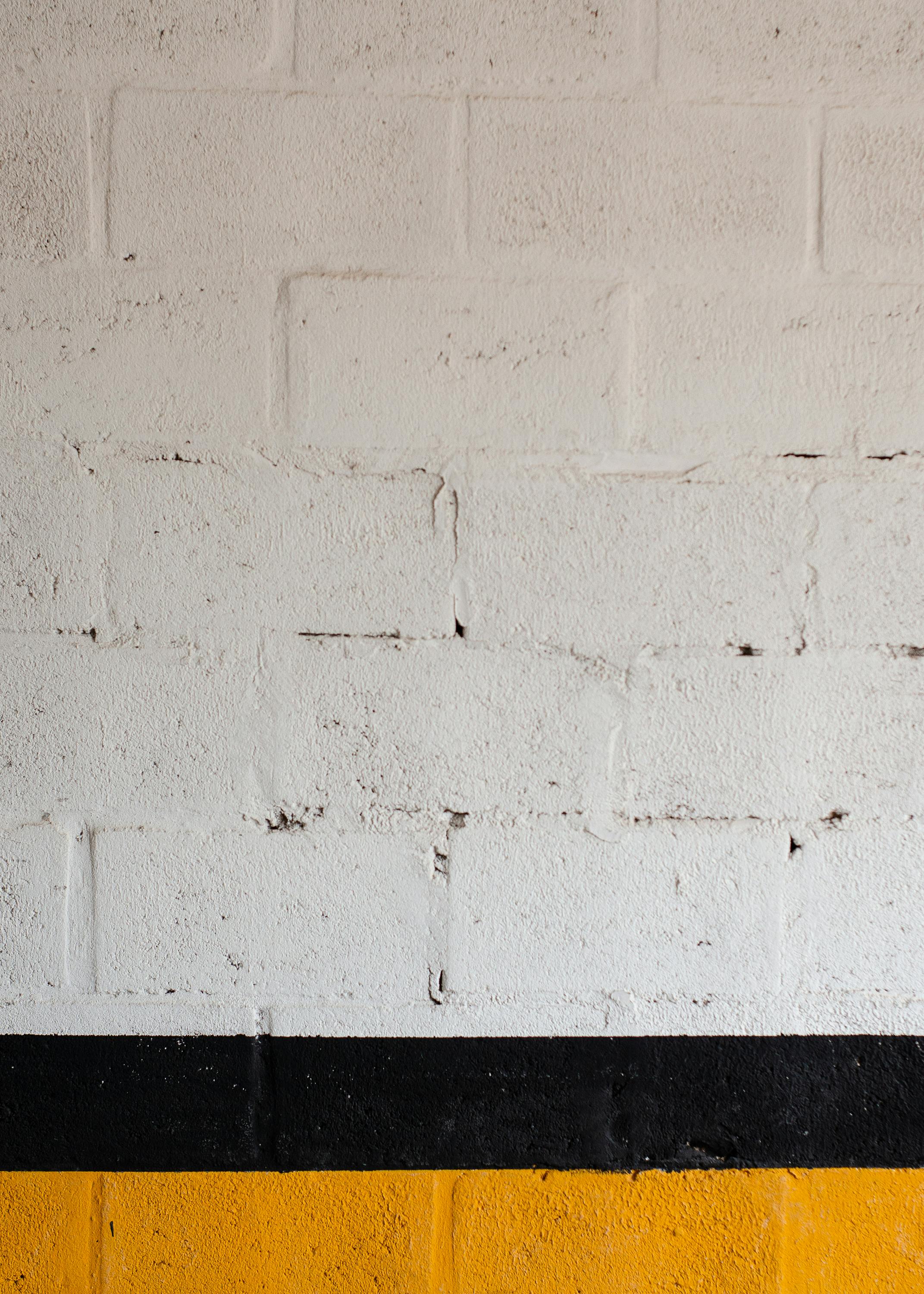 White Concrete Wall · Free Stock Photo