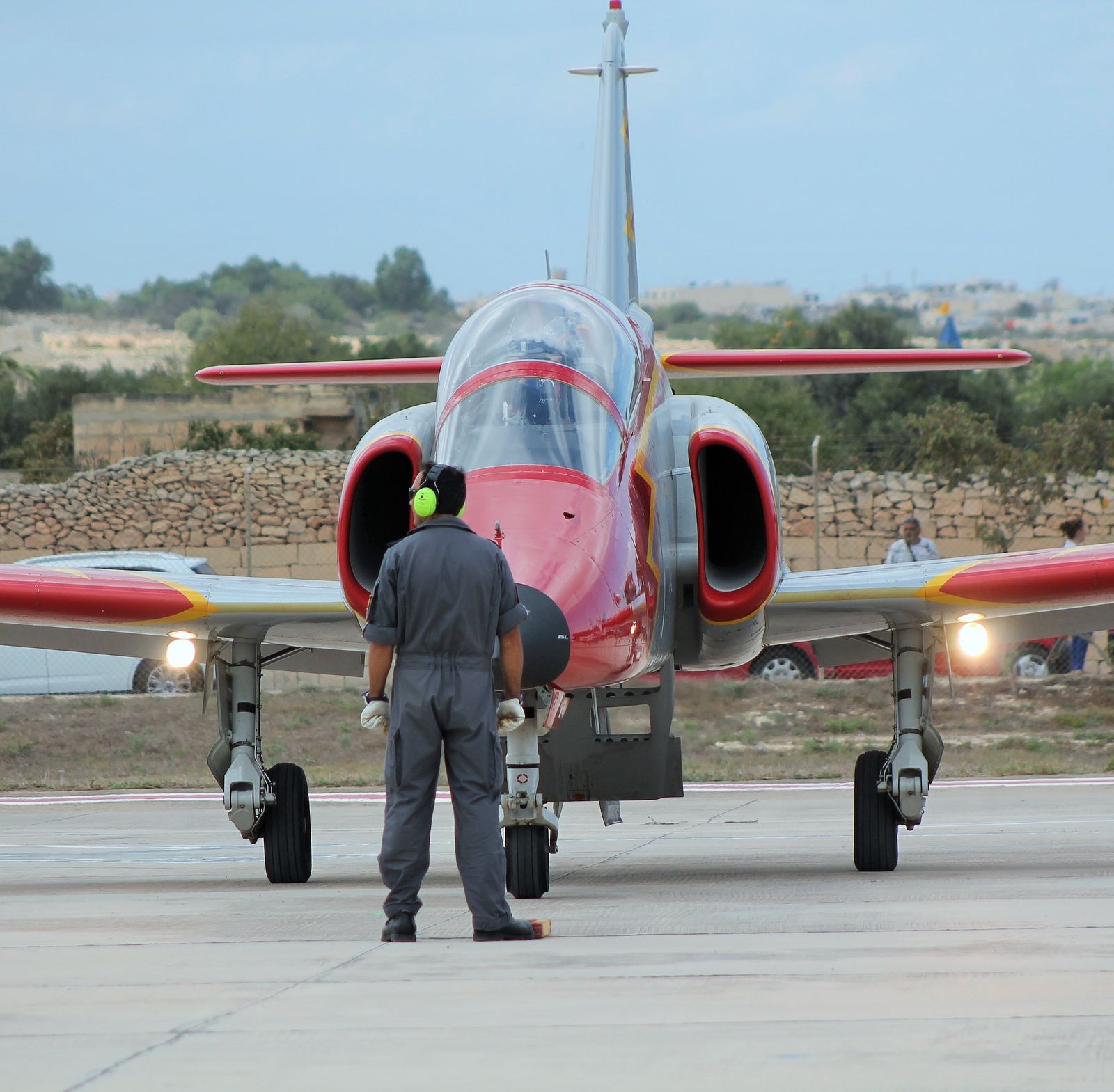 Aircraft Wing Marshalling Photos, Download The BEST Free Aircraft Wing ...