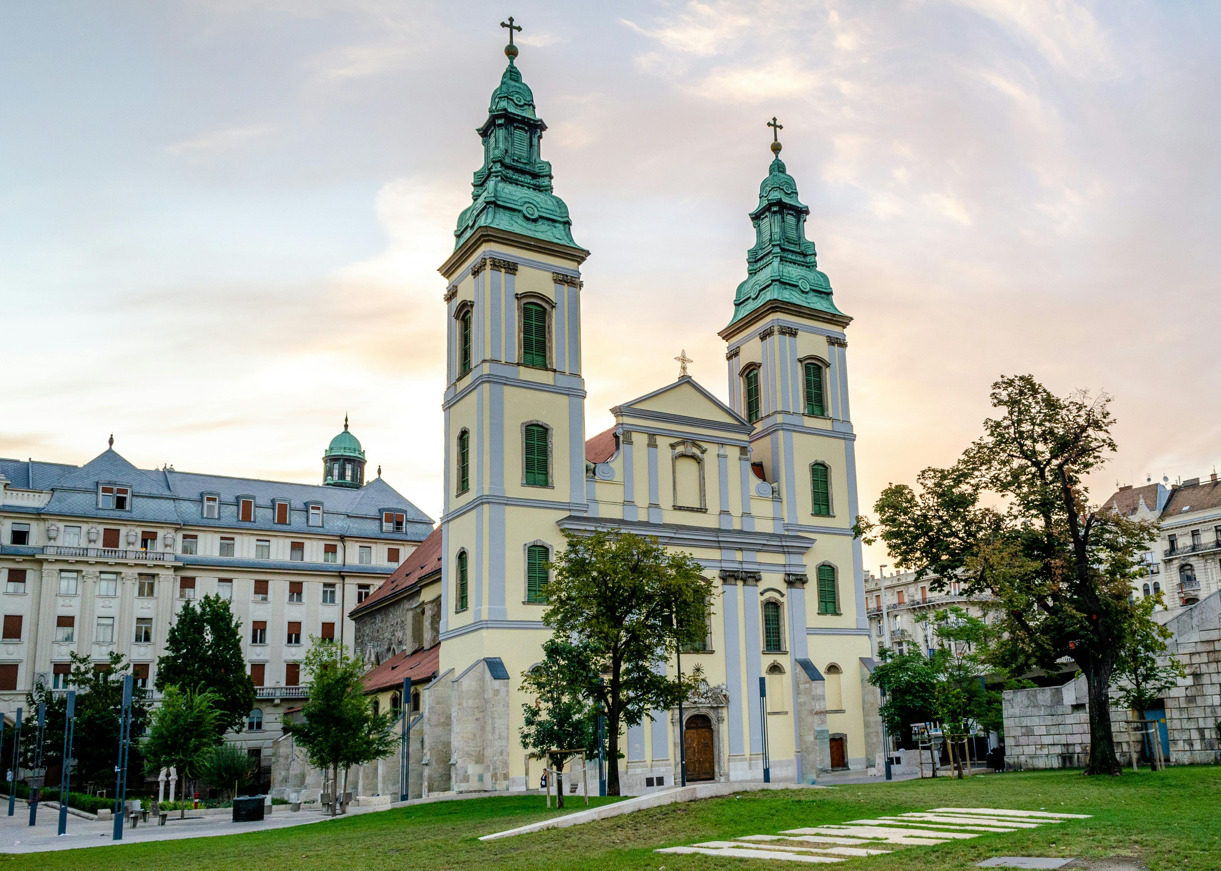 Photo of a Cathedral · Free Stock Photo
