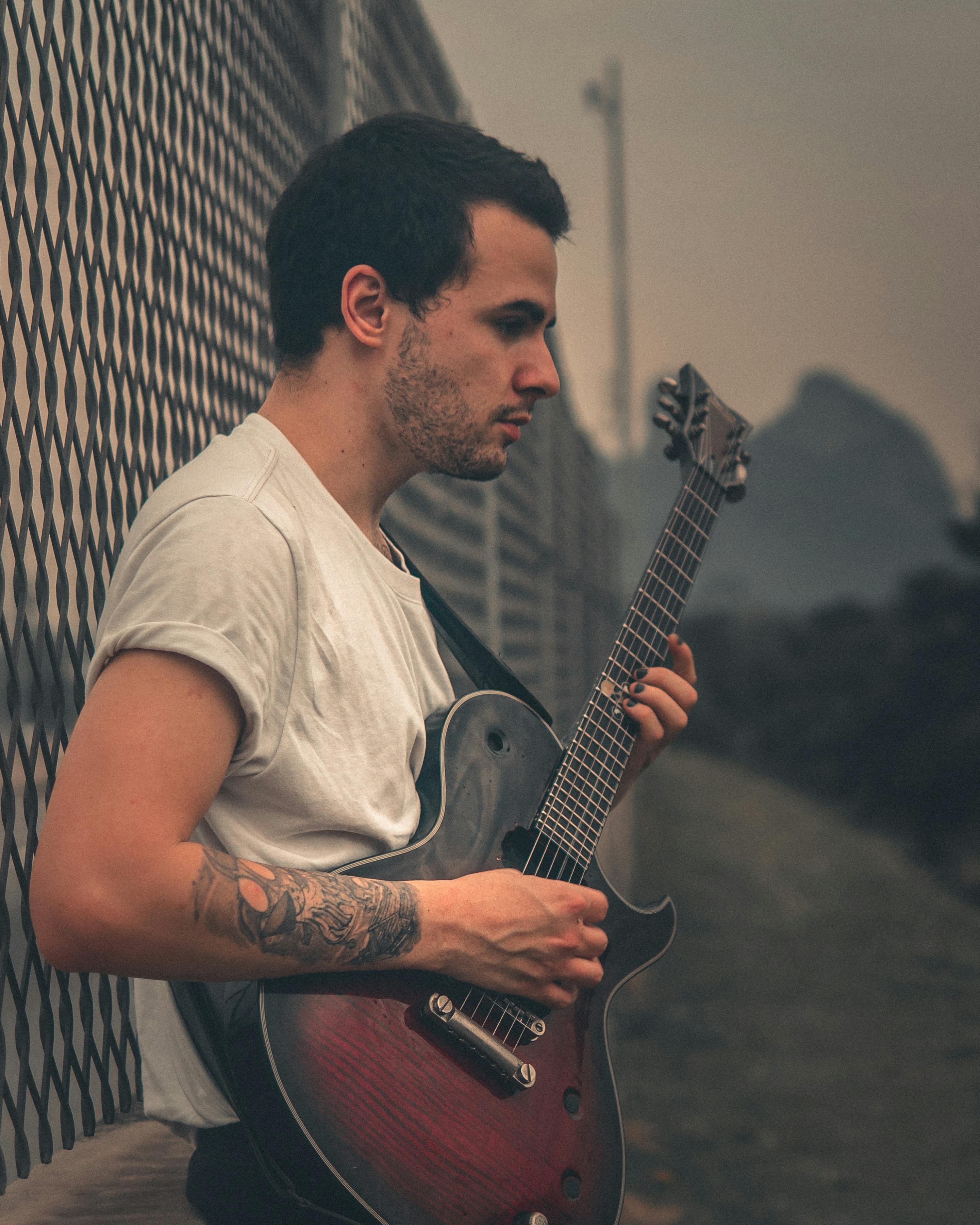 Guitarist Profile Photos, Download The BEST Free Guitarist Profile ...