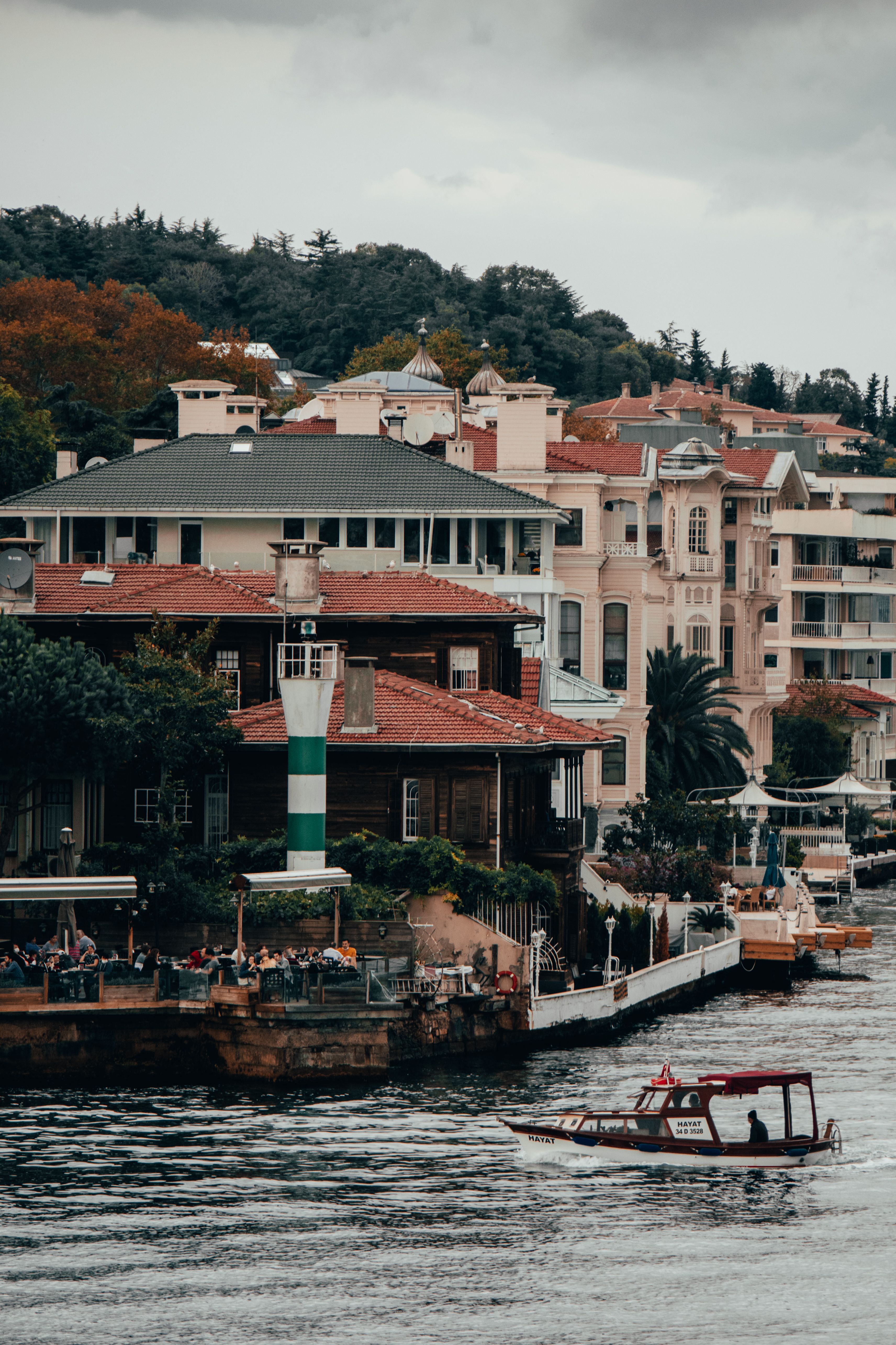 Buildings in Waterfront City · Free Stock Photo