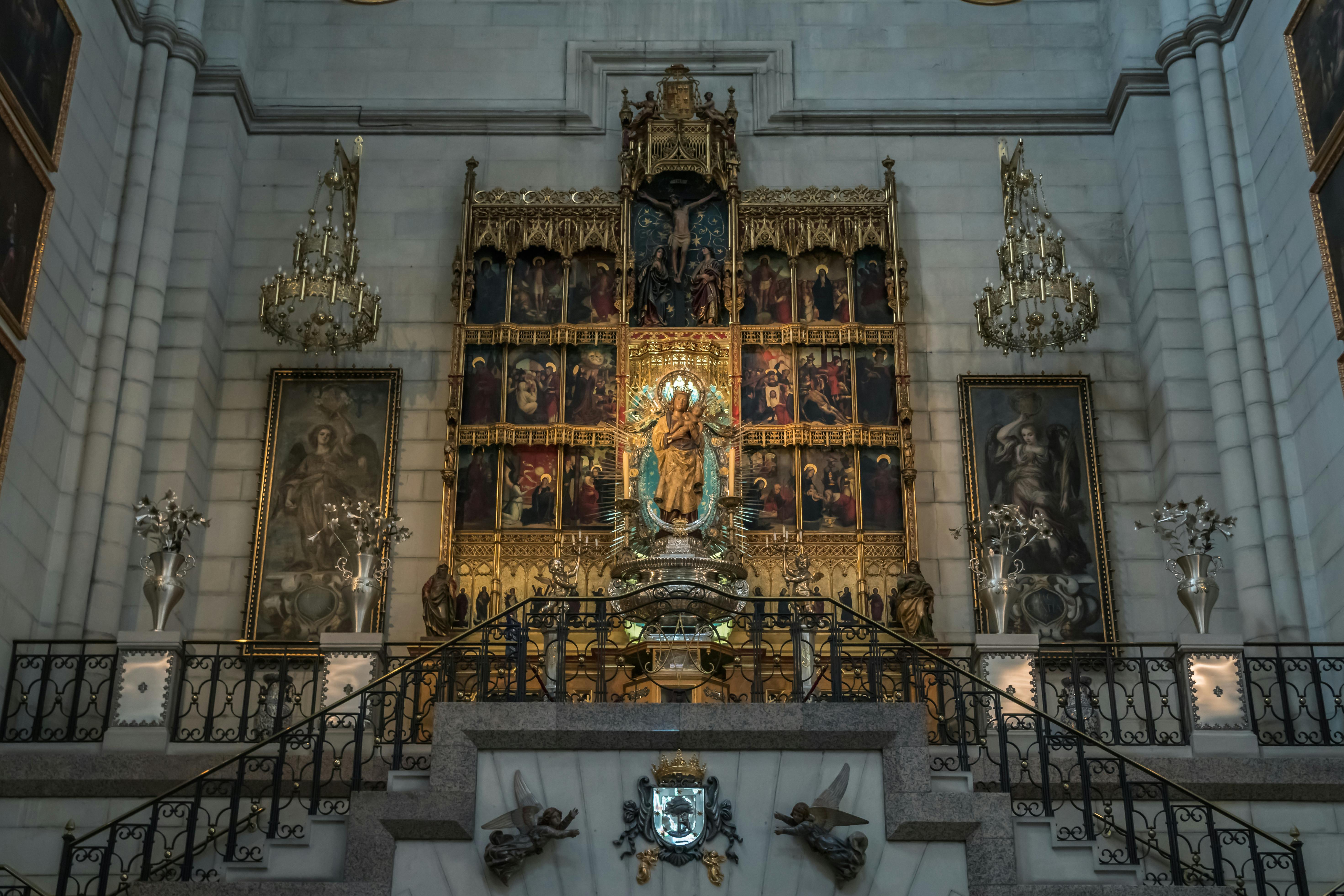 Empty Cathedral Hall · Free Stock Photo