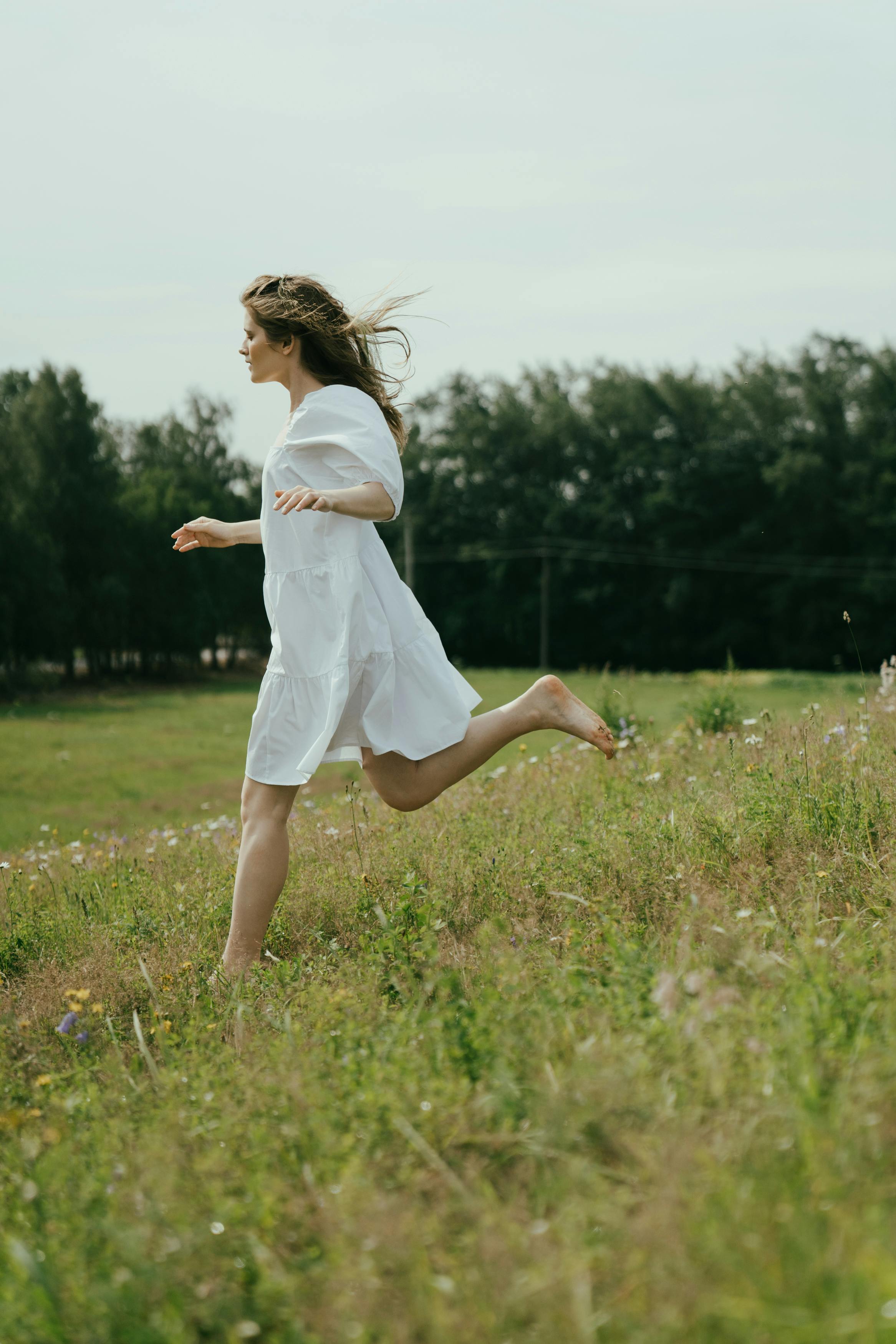 Woman Running In Nature Photos, Download The BEST Free Woman Running In ...