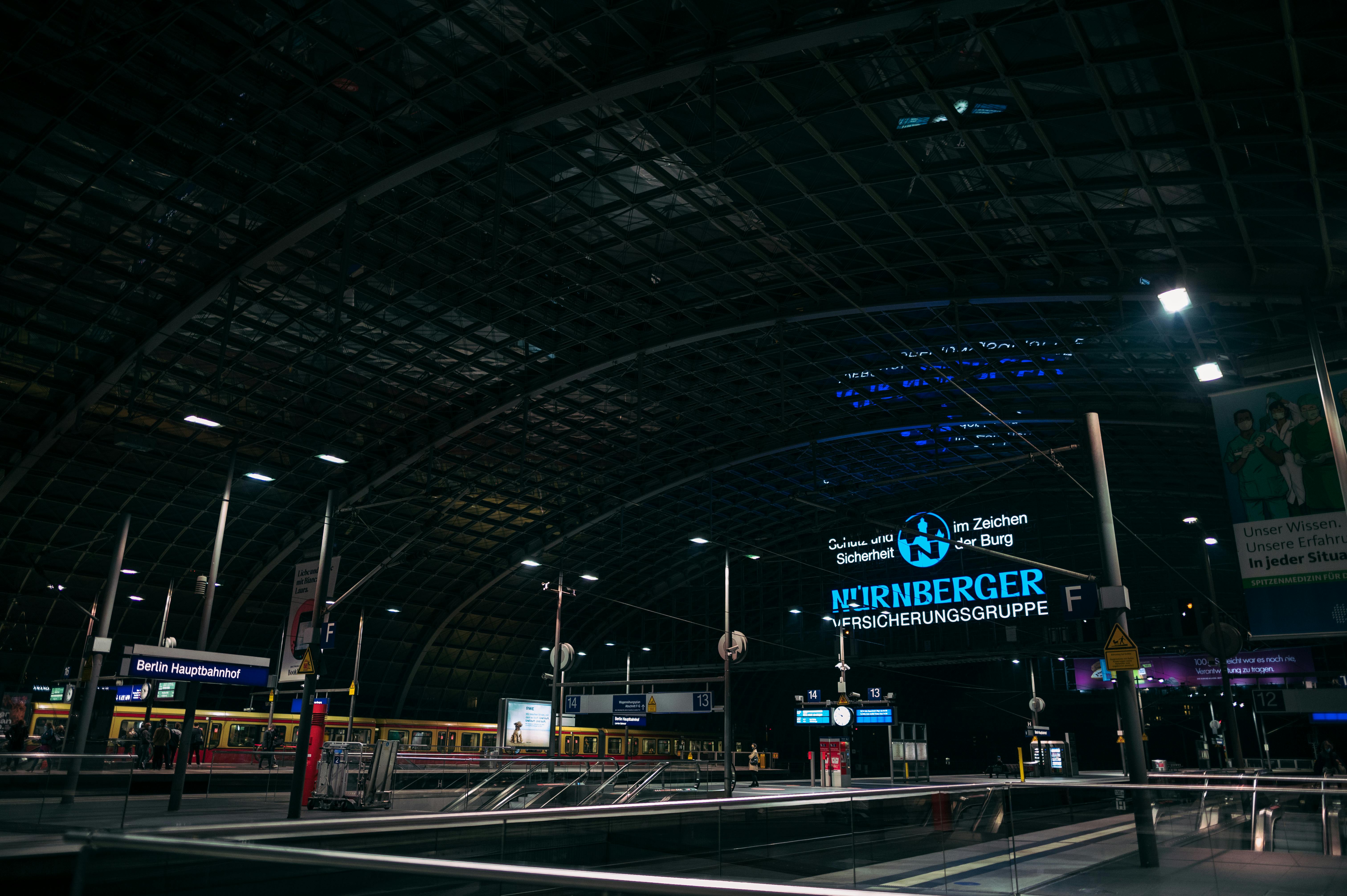 Subway At Night Photos, Download The BEST Free Subway At Night Stock ...