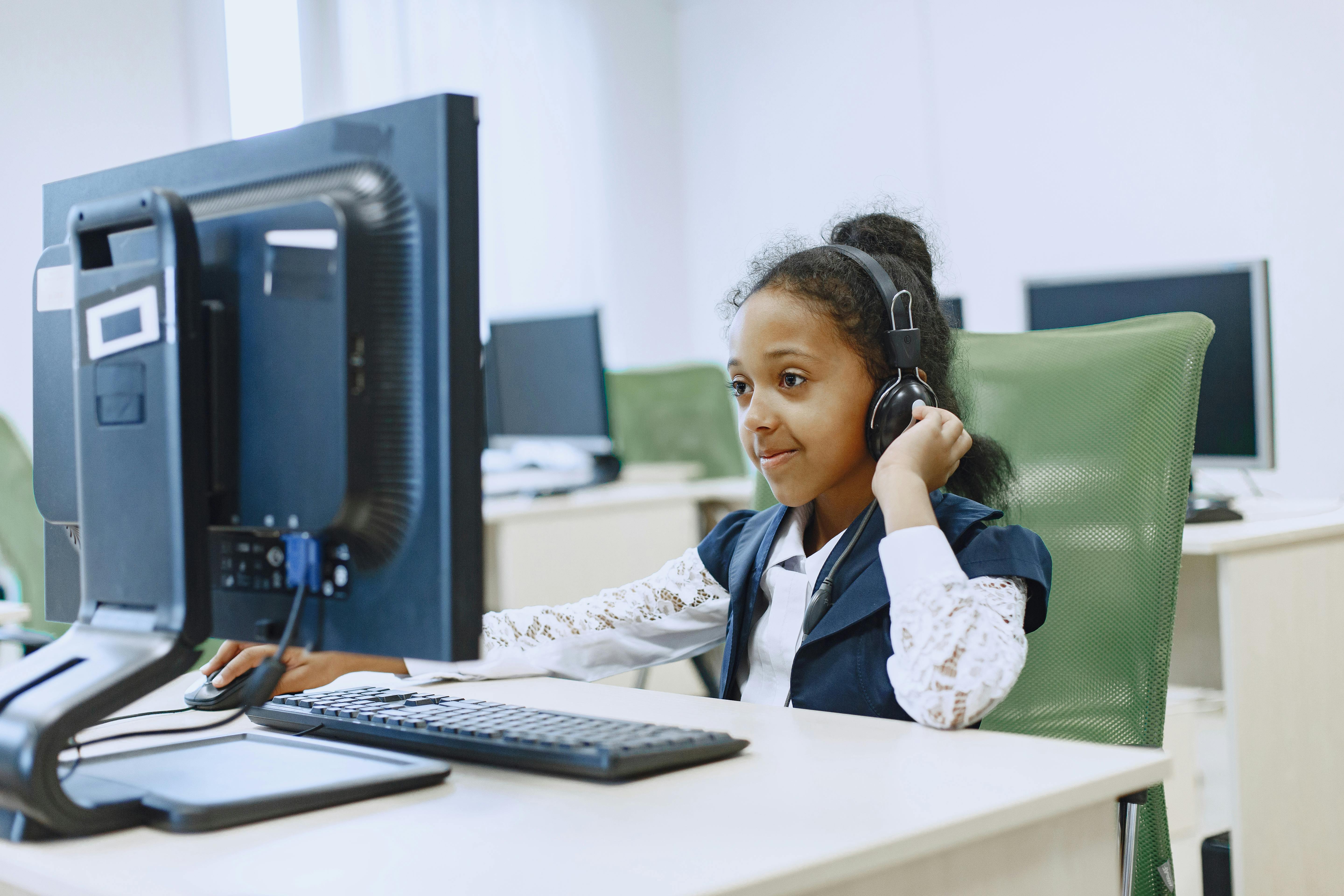 Black Kids Computer Training Photos, Download The BEST Free Black Kids ...