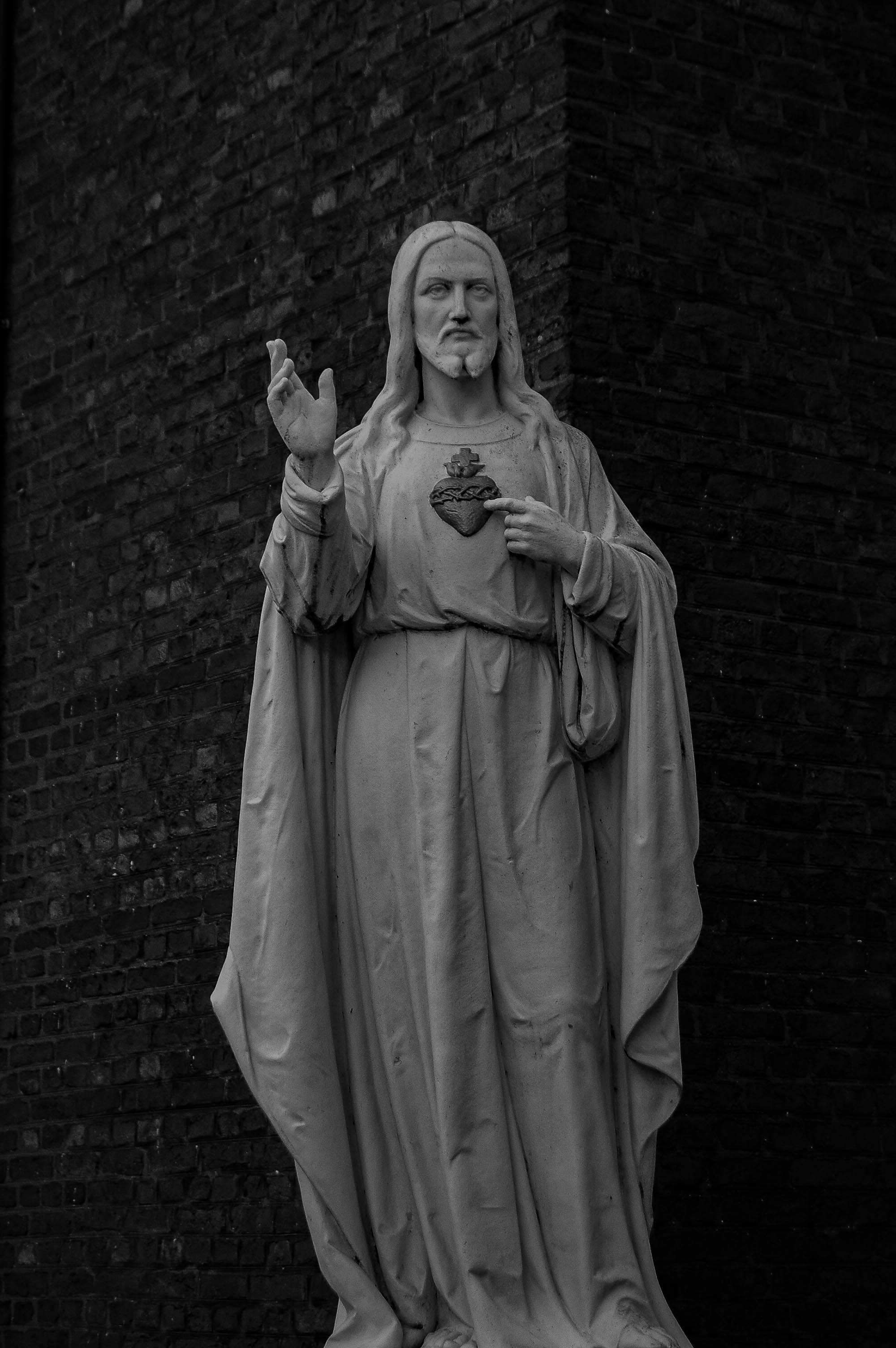 Grayscale Photo of Statue of Jesus Christ · Free Stock Photo