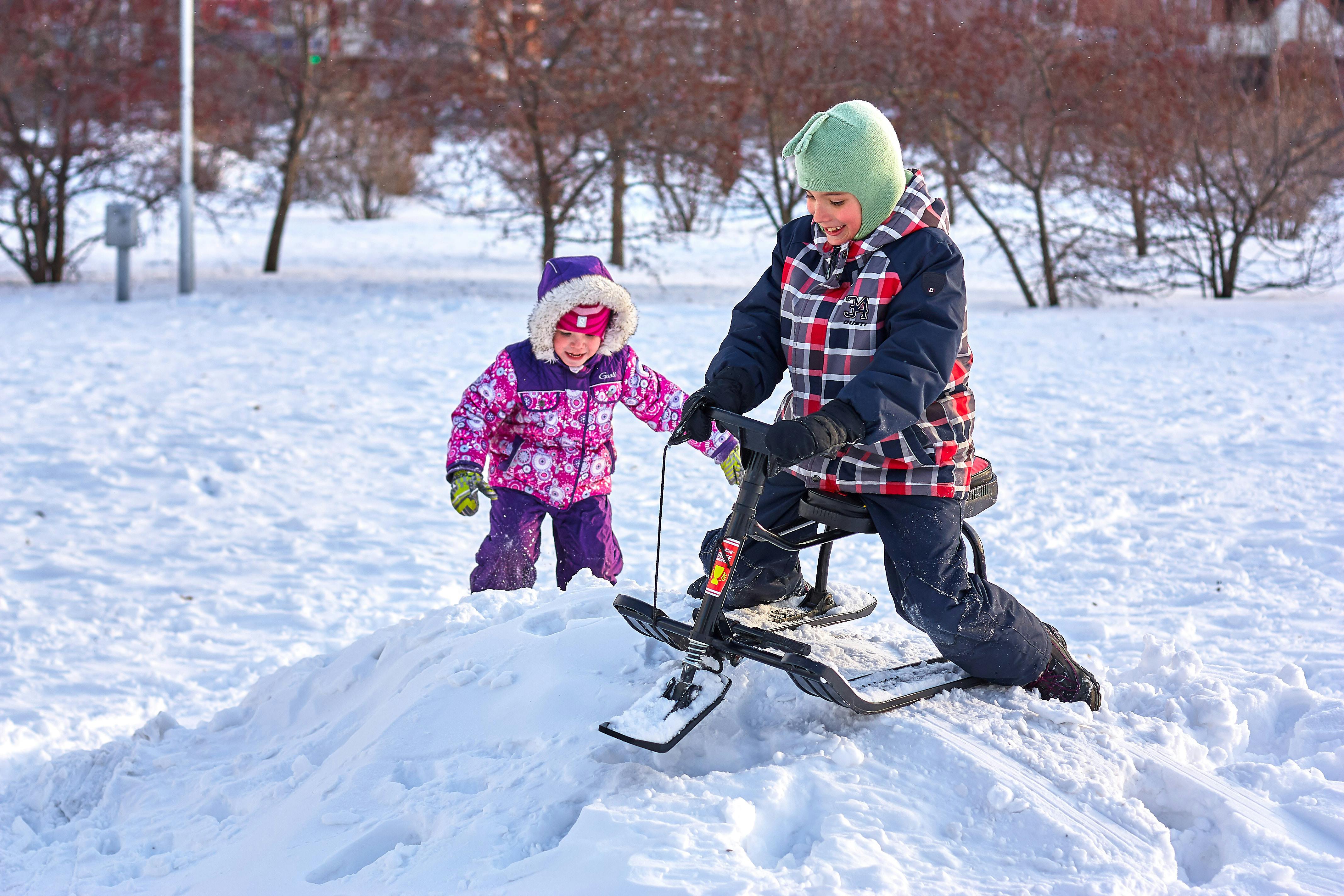Children playing on Snow · Free Stock Photo