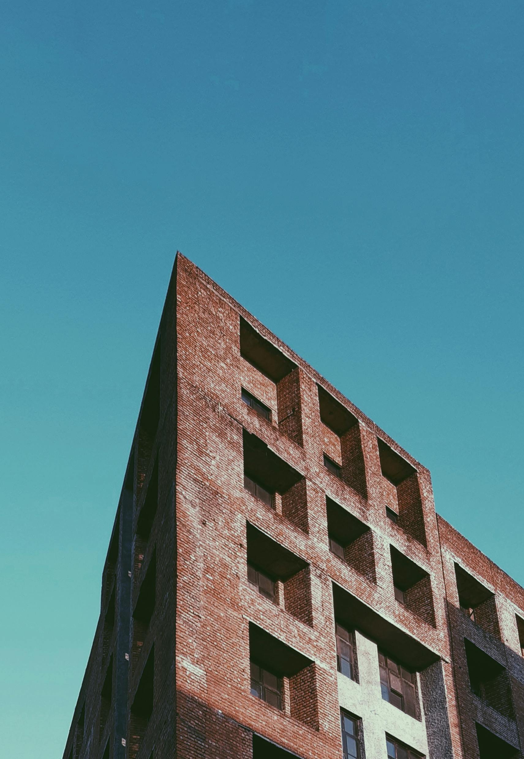 Blue Sky over Buildings · Free Stock Photo