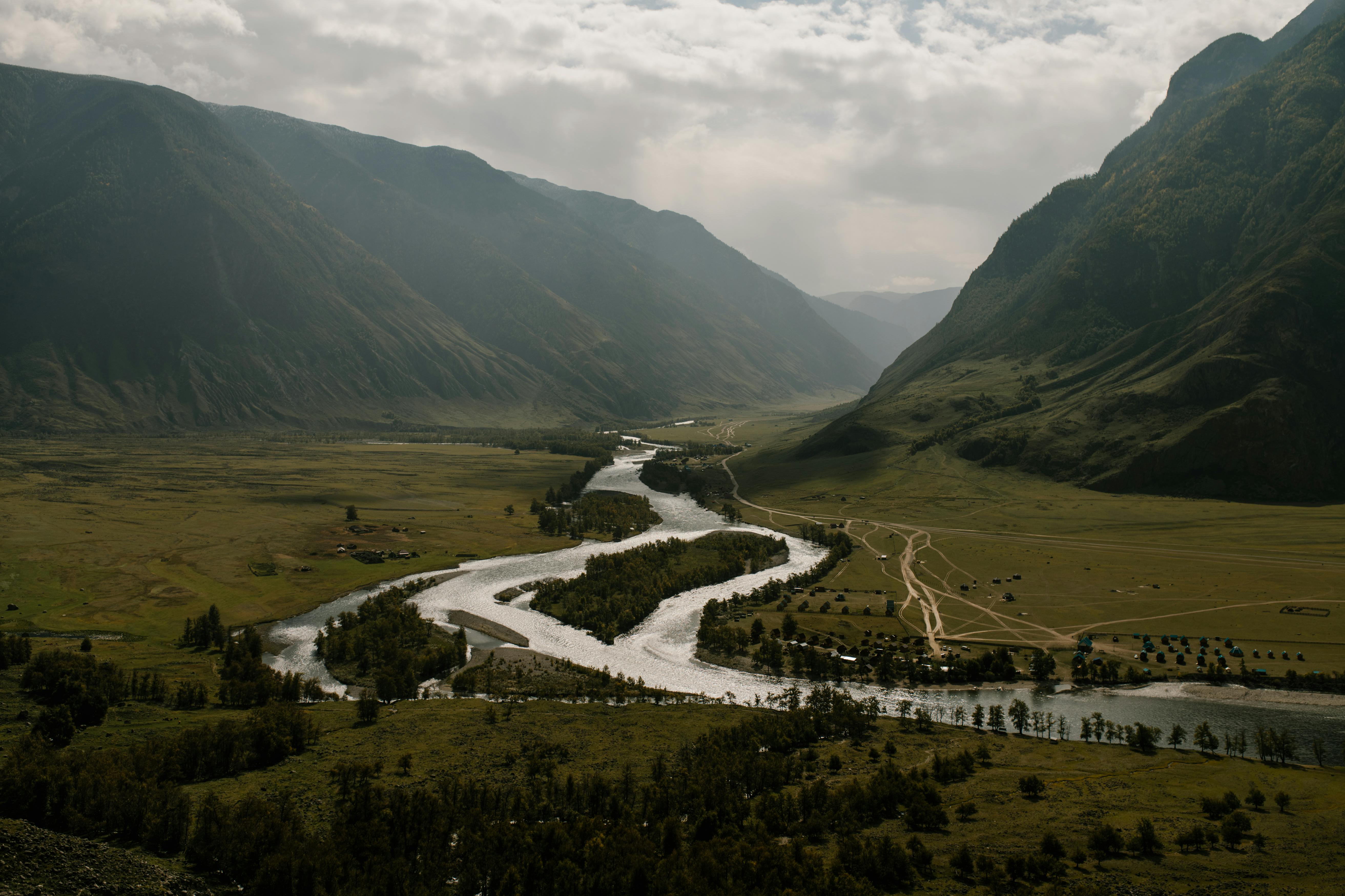 Drone Shot of a River on the Countryside · Free Stock Photo