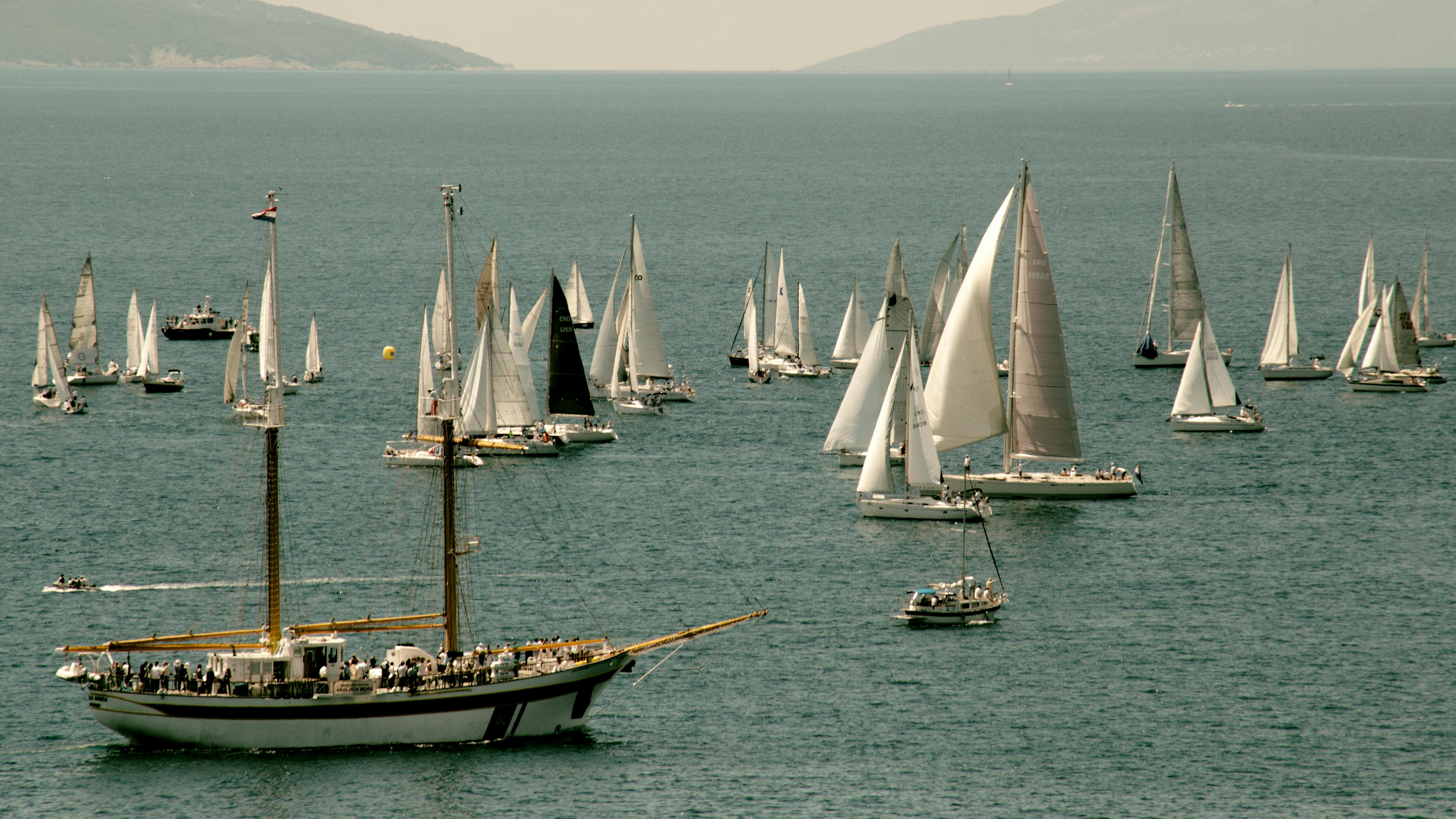 Many Sailing Photos, Download The BEST Free Many Sailing Stock Photos ...