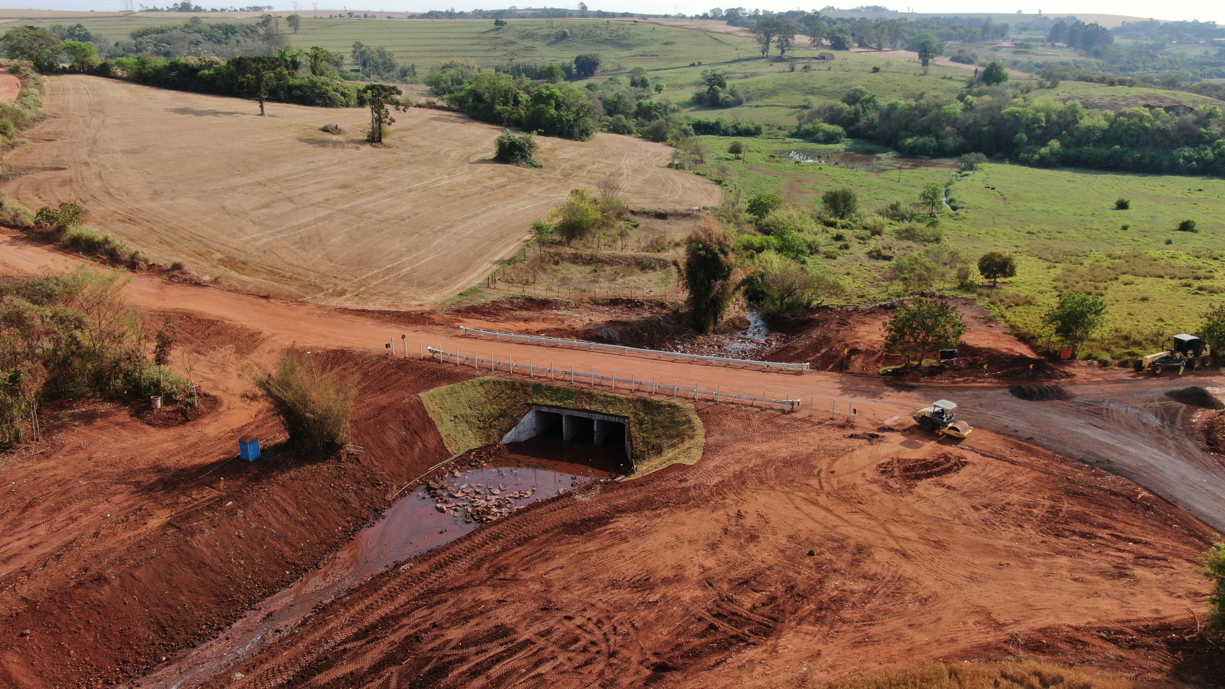 Place of extraction and storage of mineral resources · Free Stock Photo