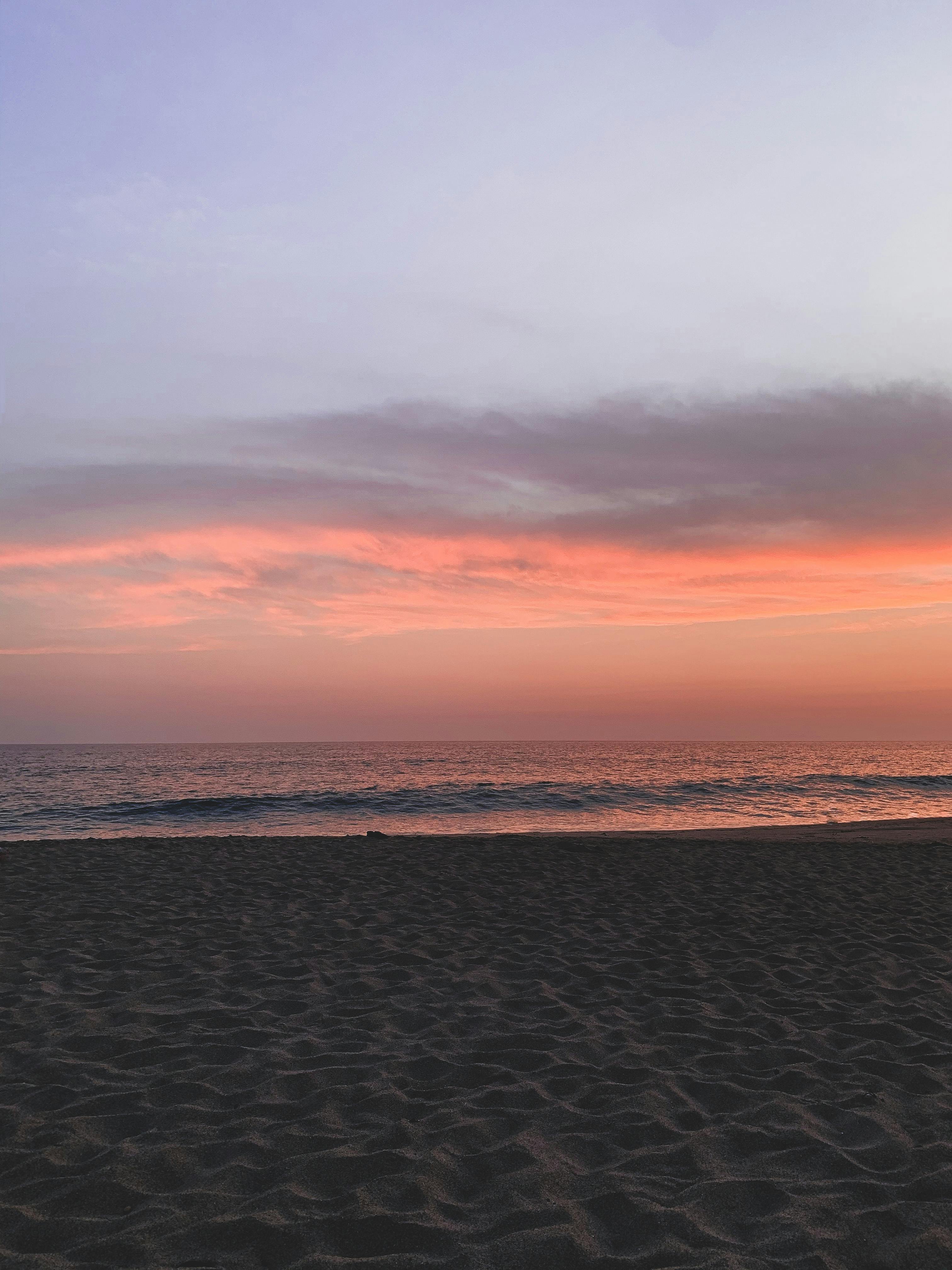 Pink Skies in the Beach · Free Stock Photo