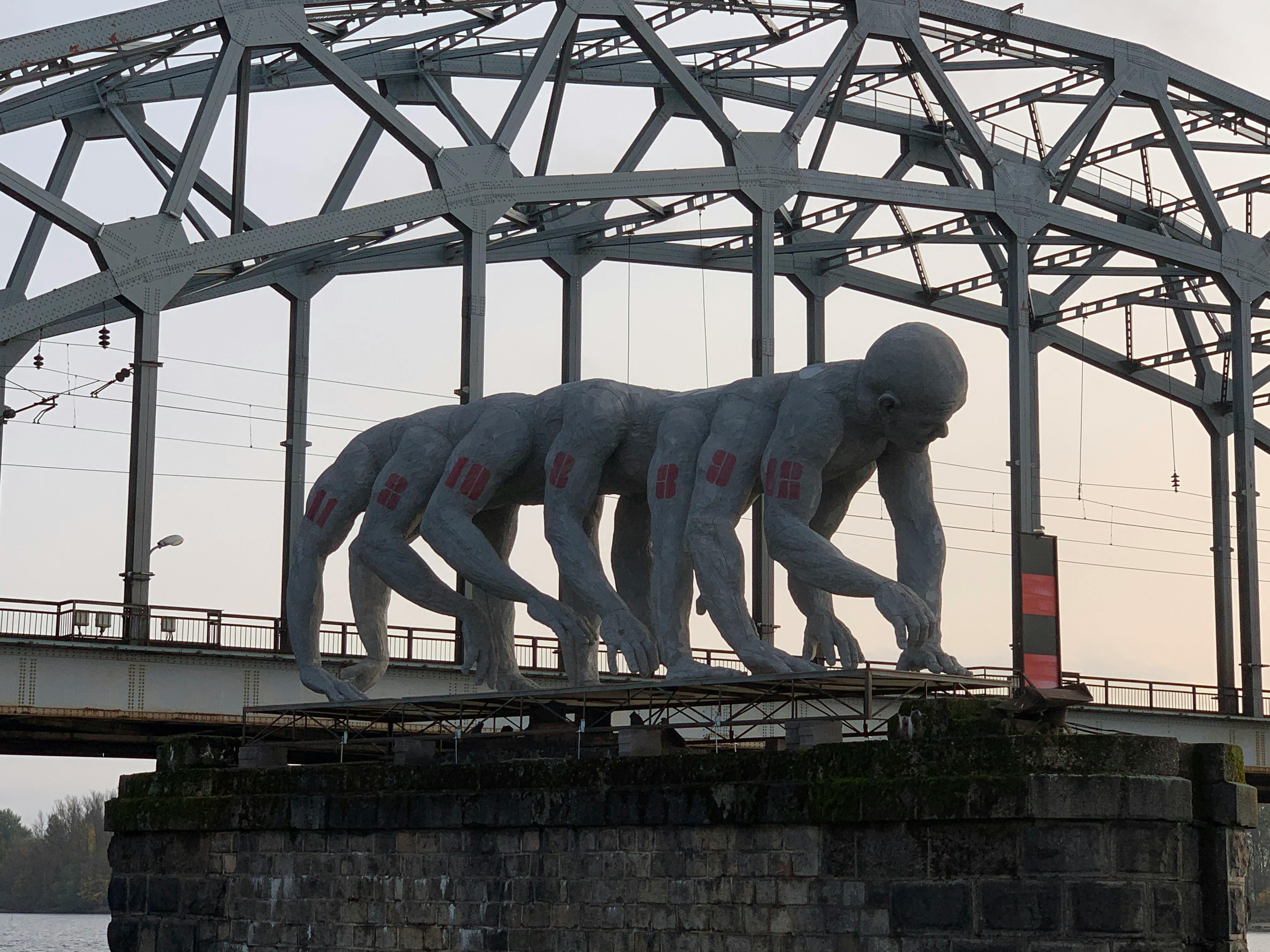 Bridge Statue Photos, Download The BEST Free Bridge Statue Stock Photos ...