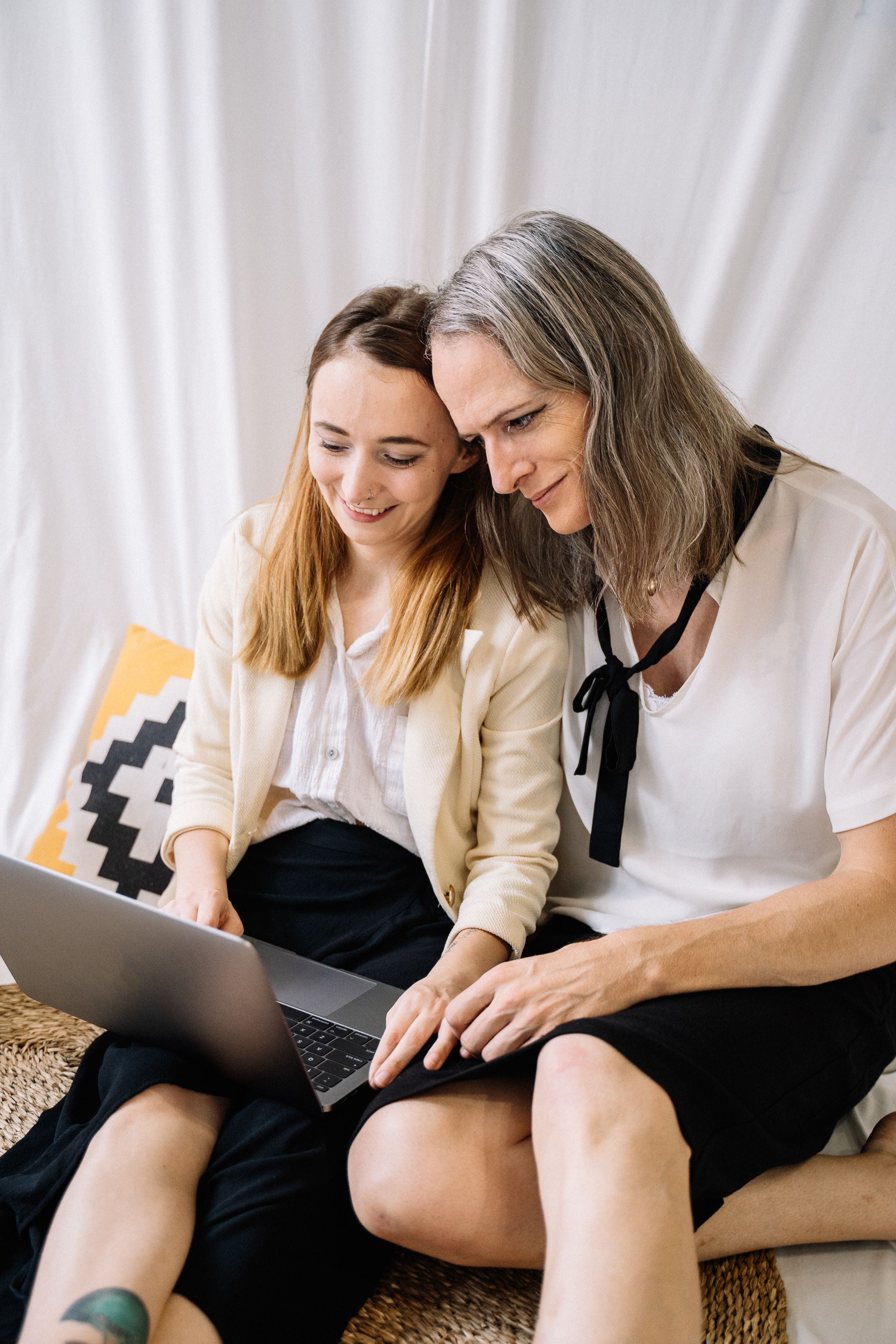 People Working In Harmony Photos, Download The BEST Free People Working ...