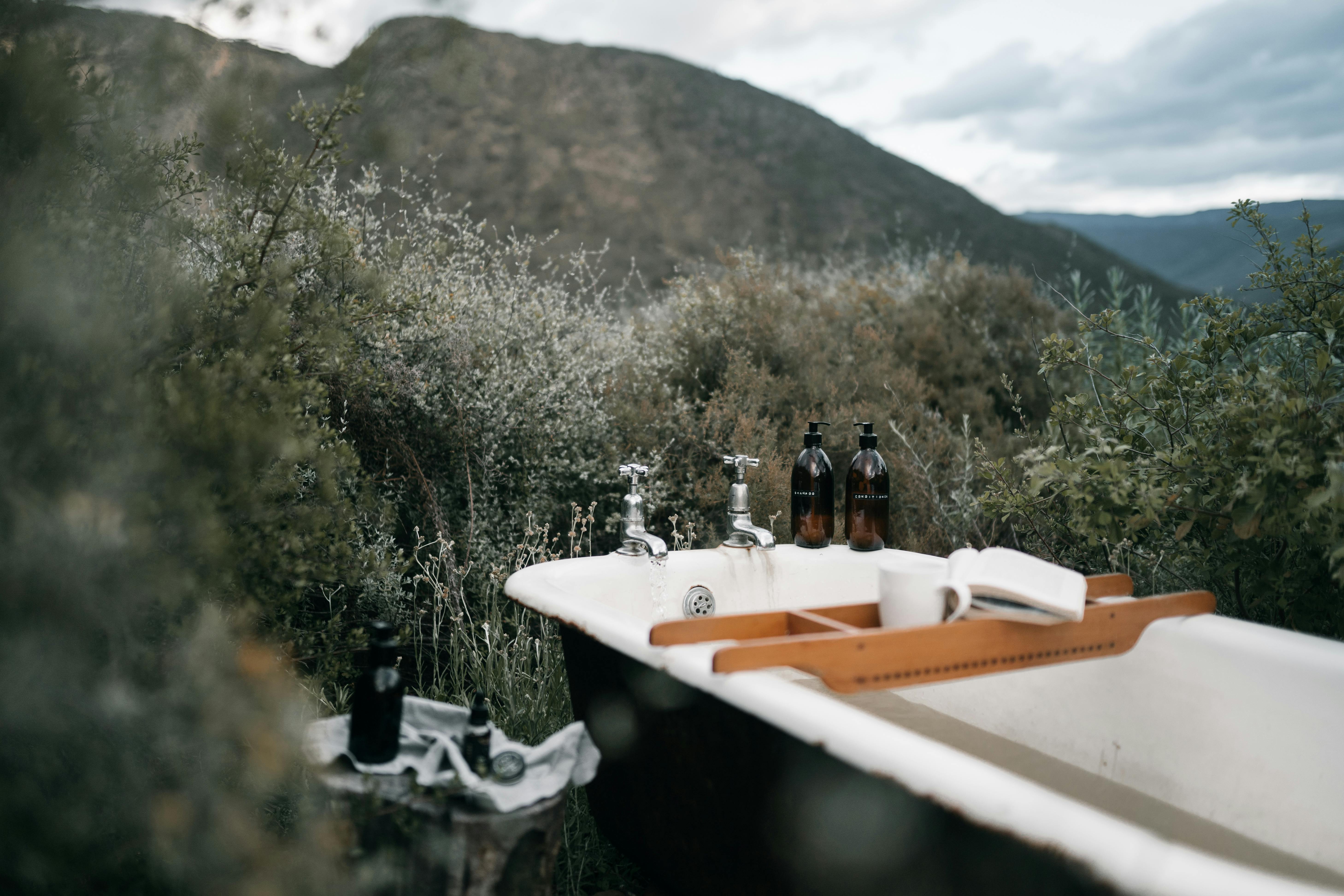 An Image of an Outdoor Bathtub · Free Stock Photo