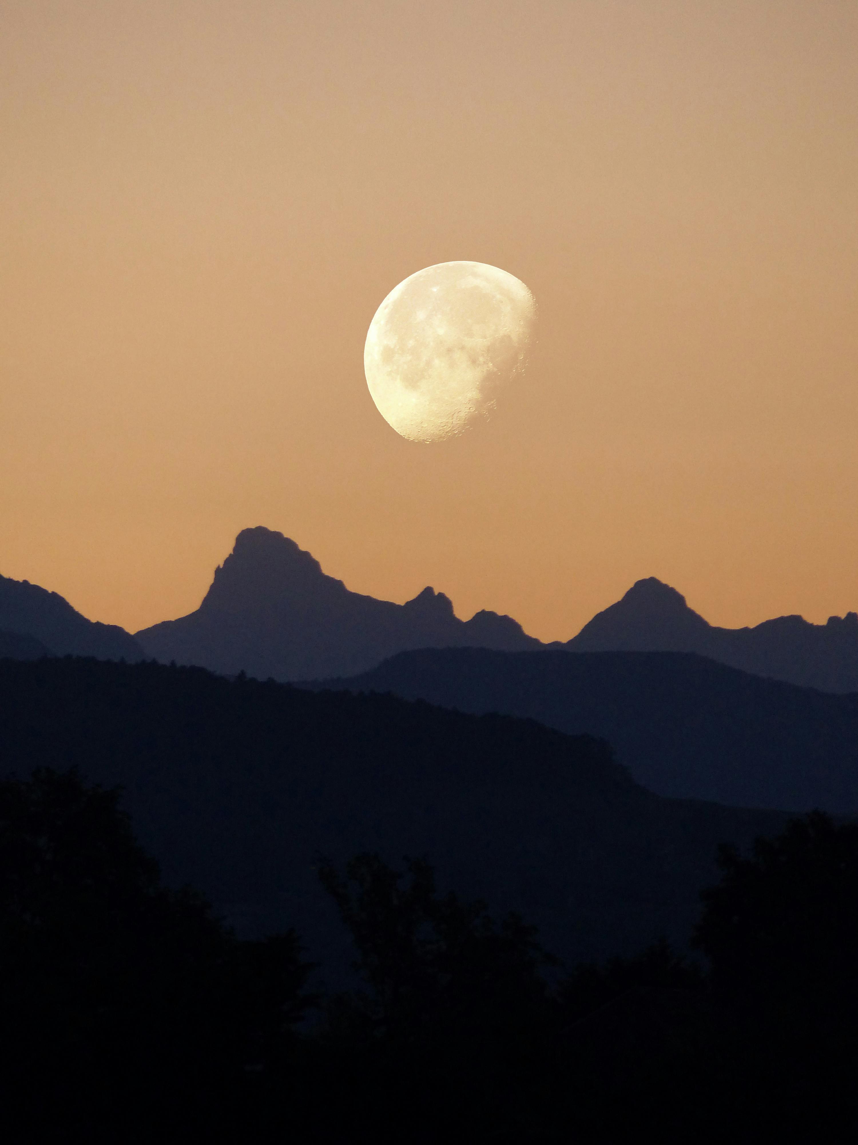 Clear Moon Photos, Download The BEST Free Clear Moon Stock Photos & HD ...