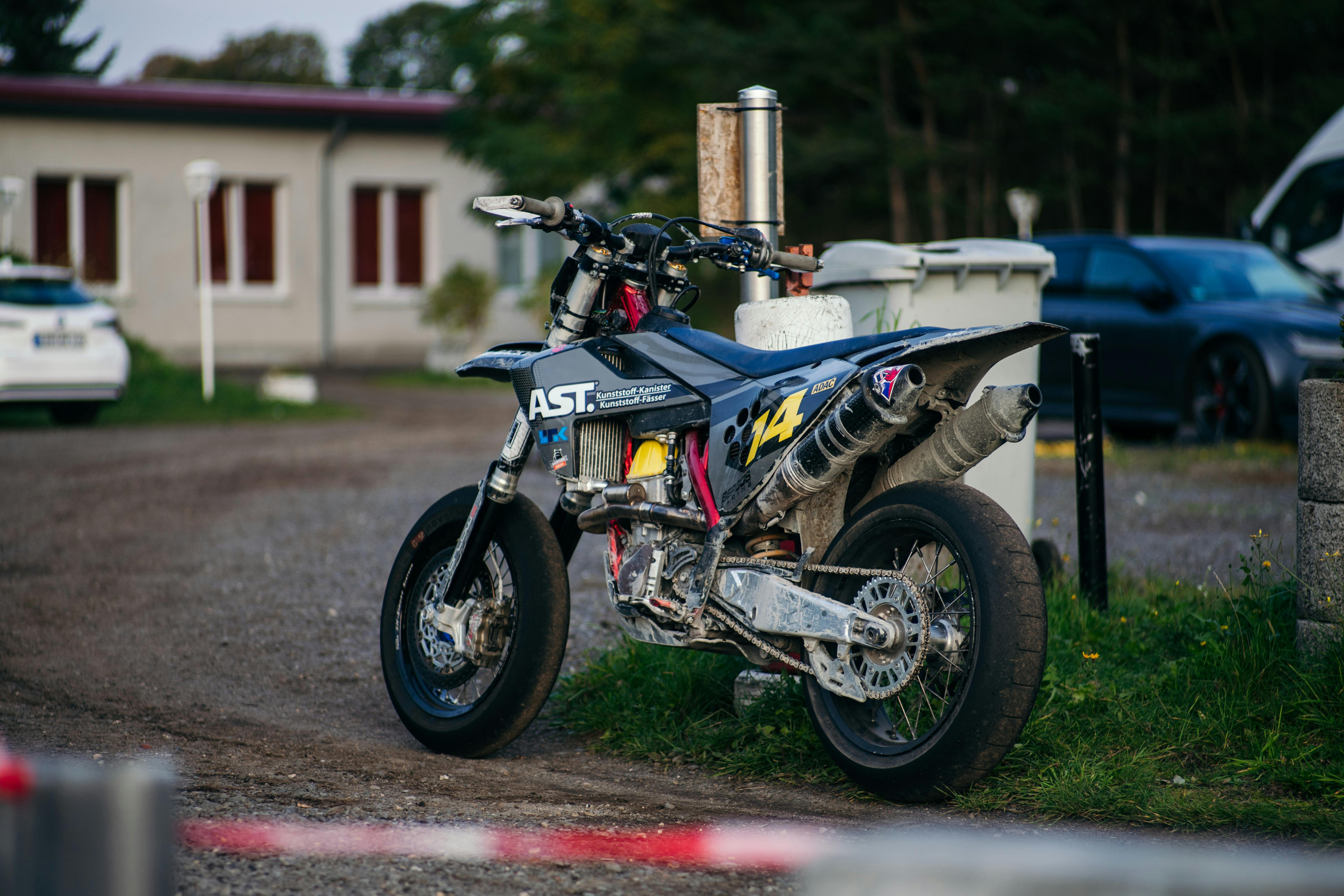 Black and Silver Cruiser Motorcycle on Gray Sand · Free Stock Photo