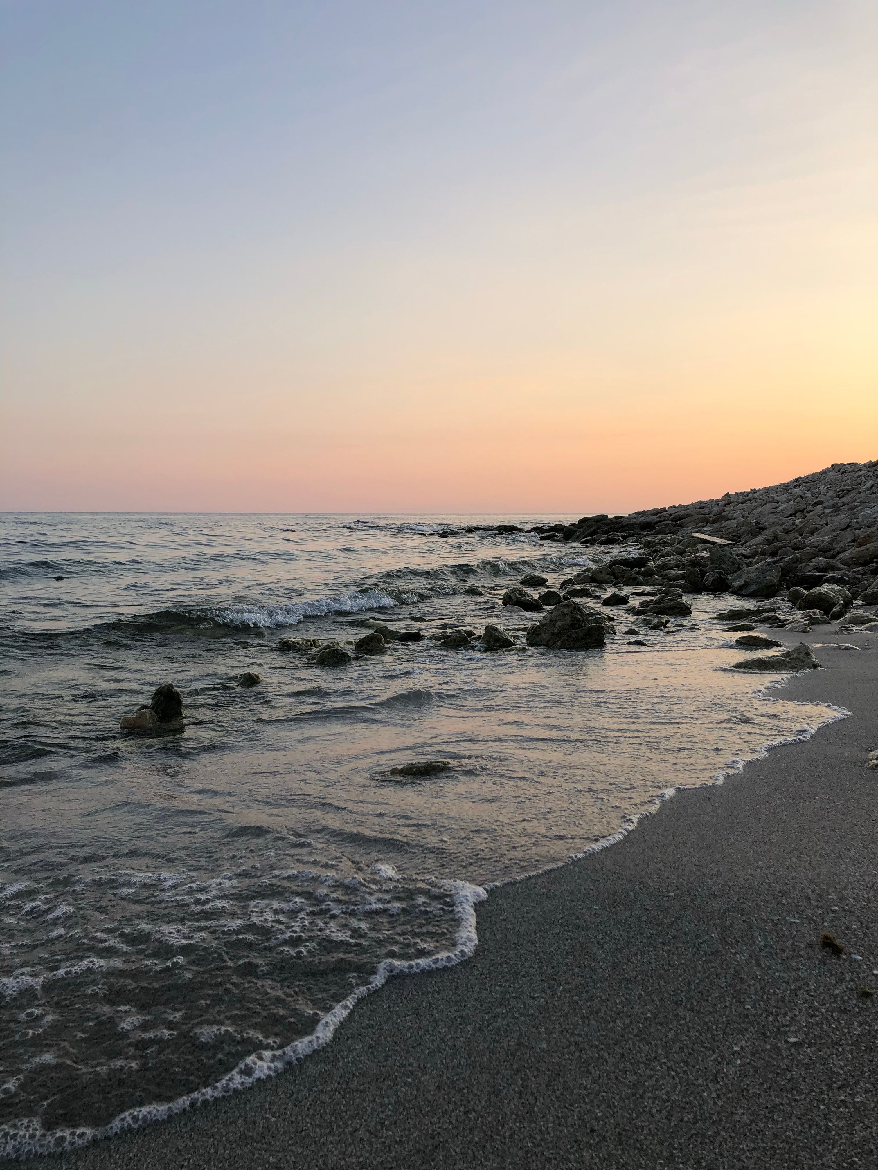 Landscape With Sea and Beach at Dawn · Free Stock Photo