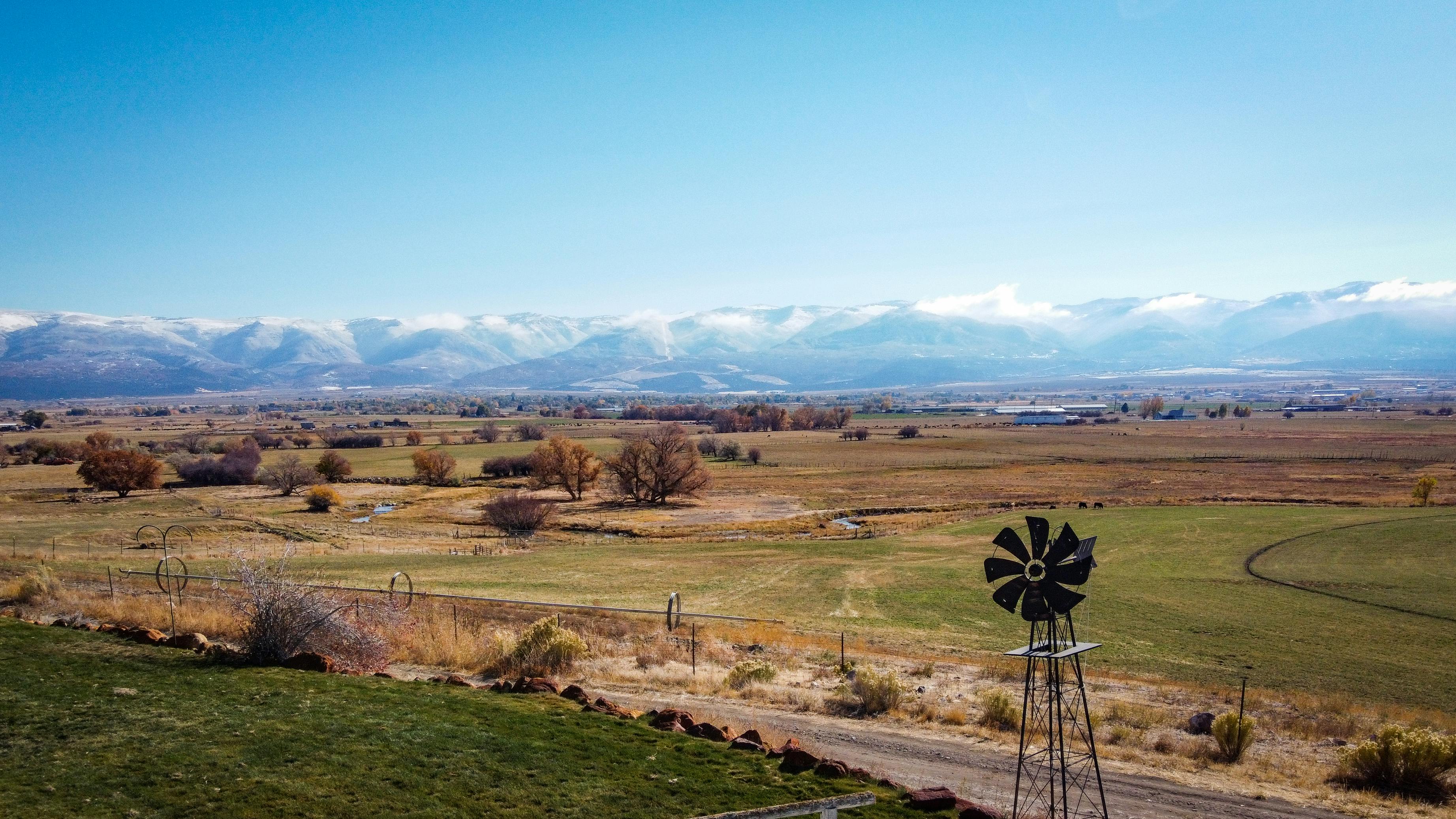 A Vast Plains in the Countryside · Free Stock Photo