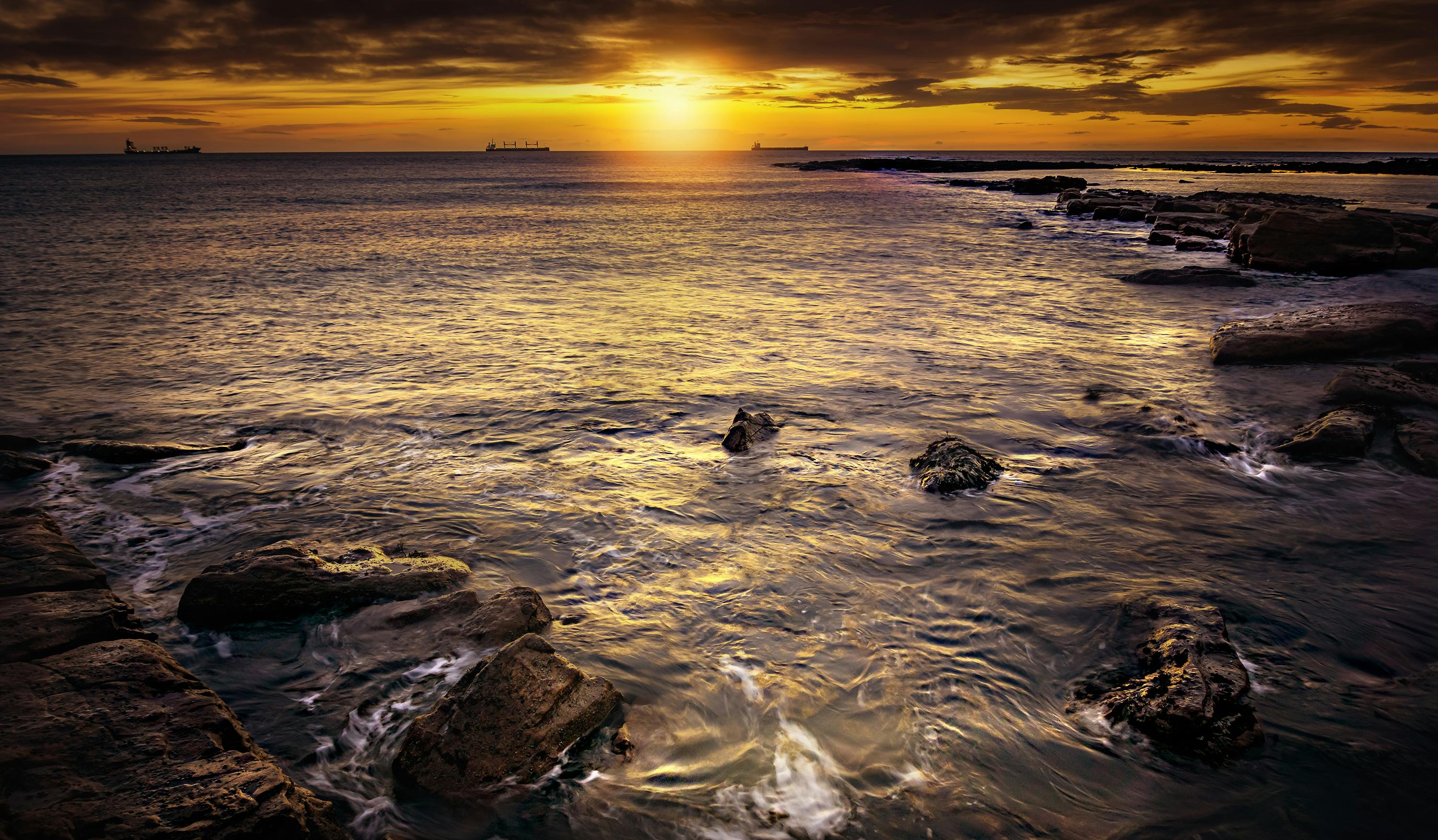 Ocean View During Sunset · Free Stock Photo