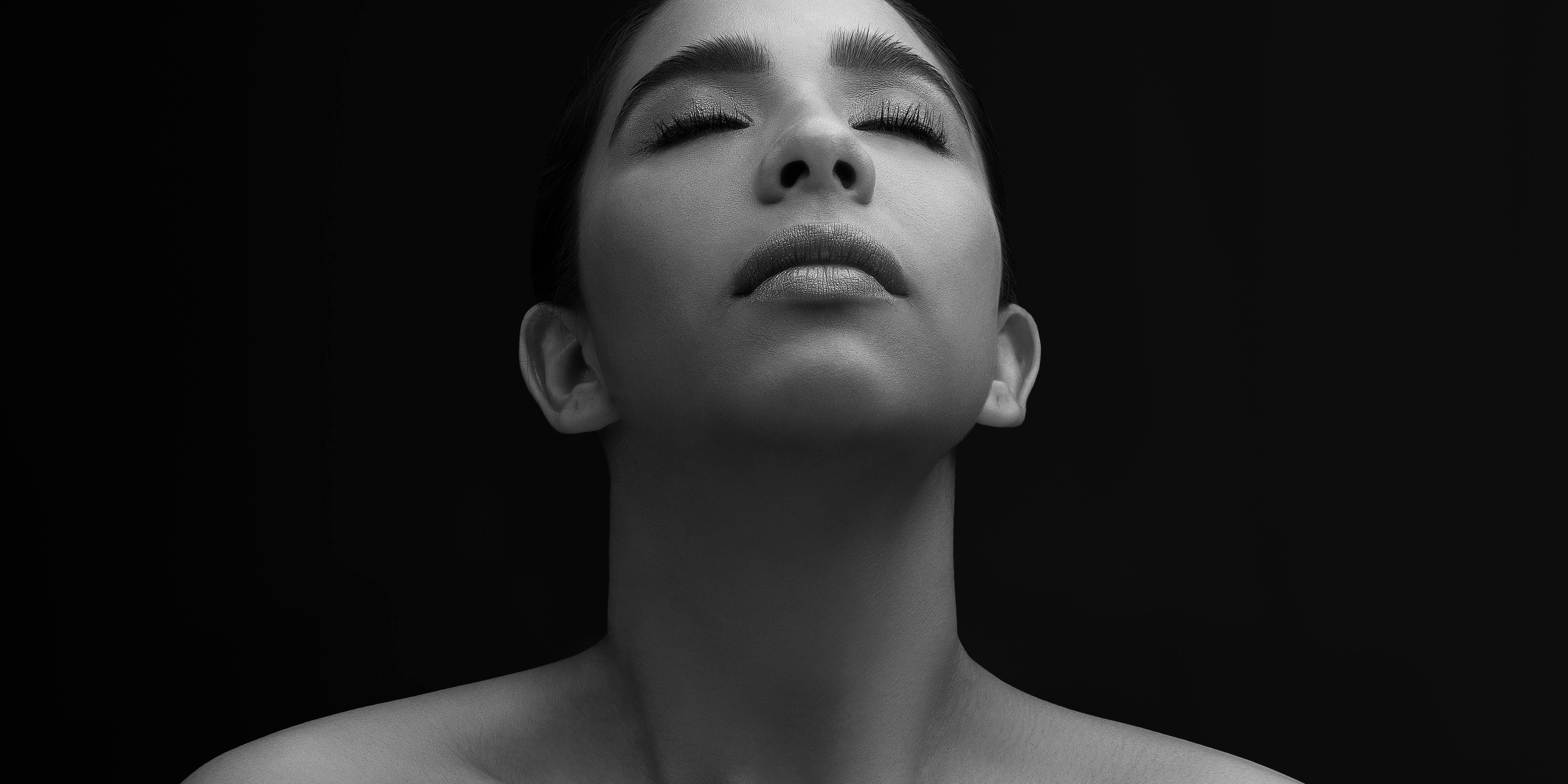 Grayscale Photo of a Woman · Free Stock Photo