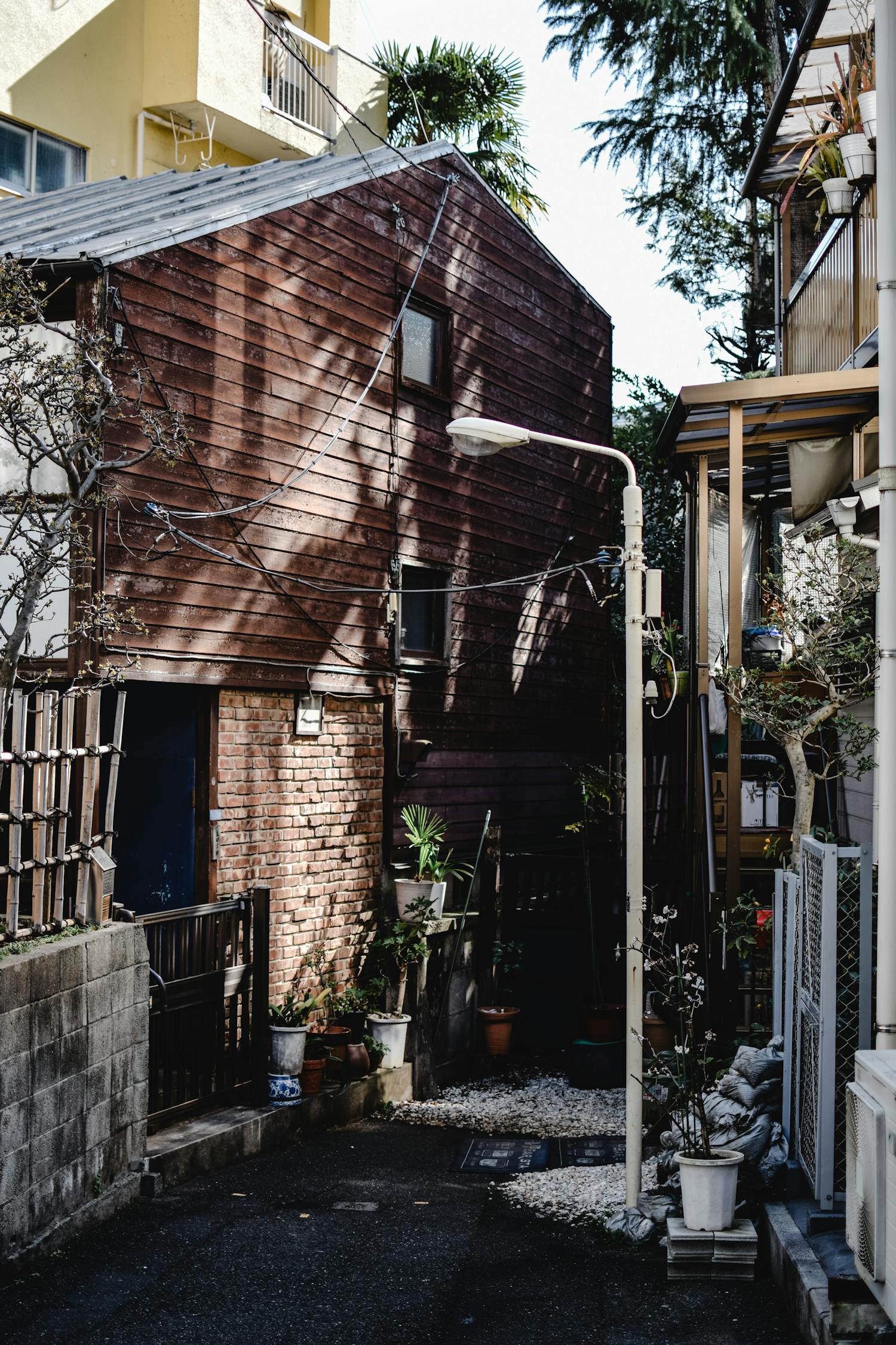 Brown Brick Building · Free Stock Photo Brown Brick Building · Free Stock Photo