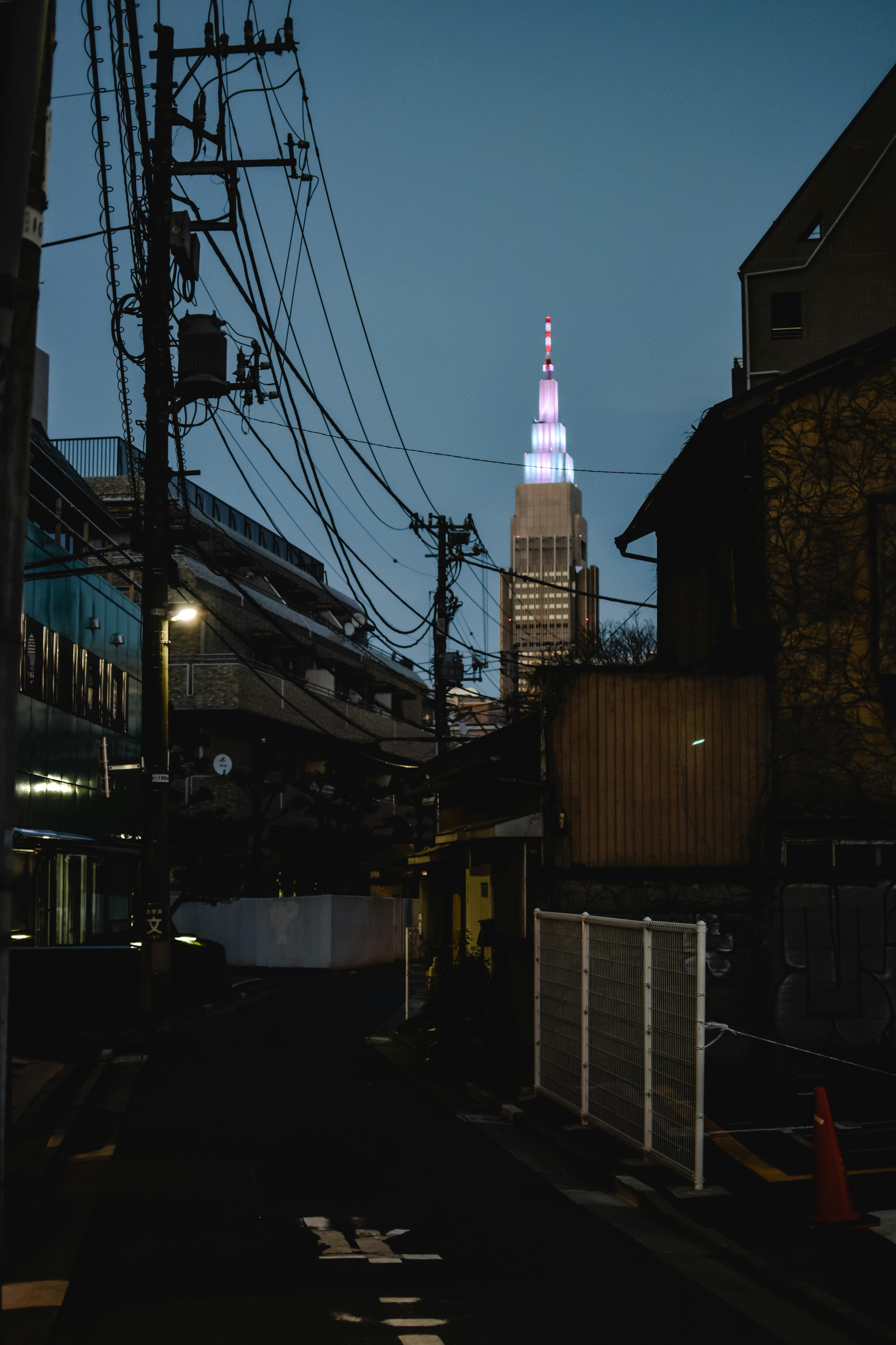 Photo of Alleyway · Free Stock Photo