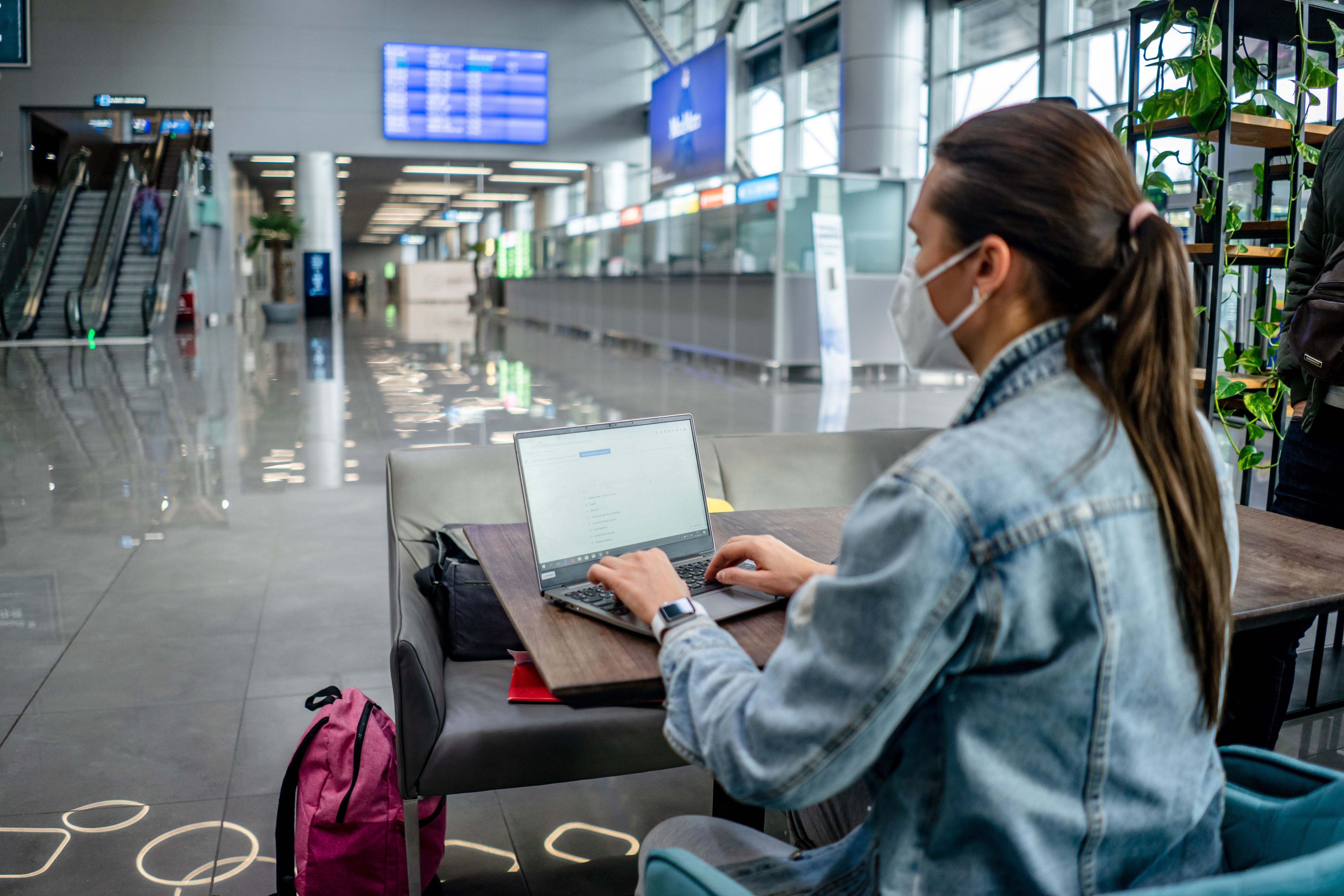 Airport Screen Photos, Download The BEST Free Airport Screen Stock ...