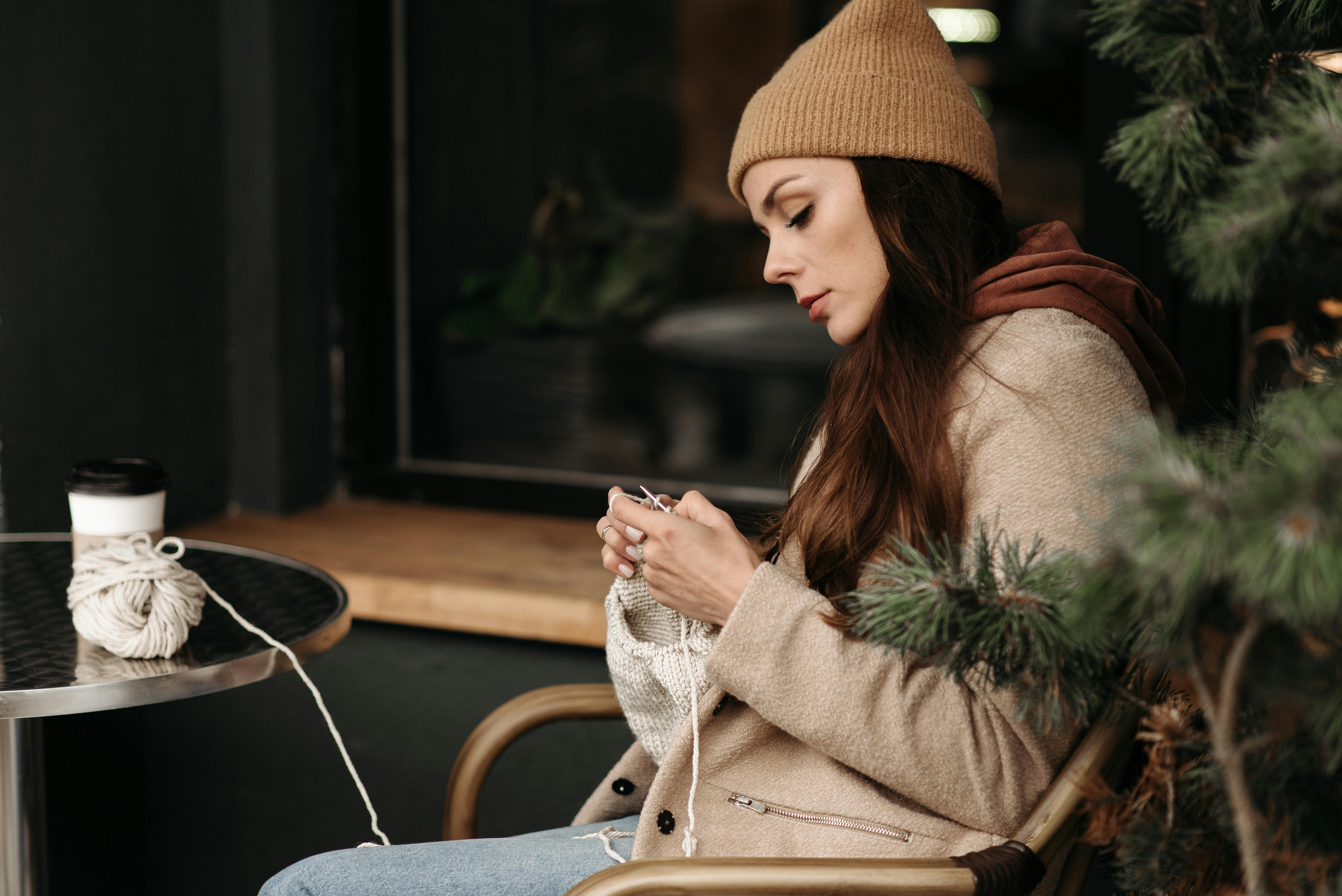 Female Knitter Photos, Download The BEST Free Female Knitter Stock ...