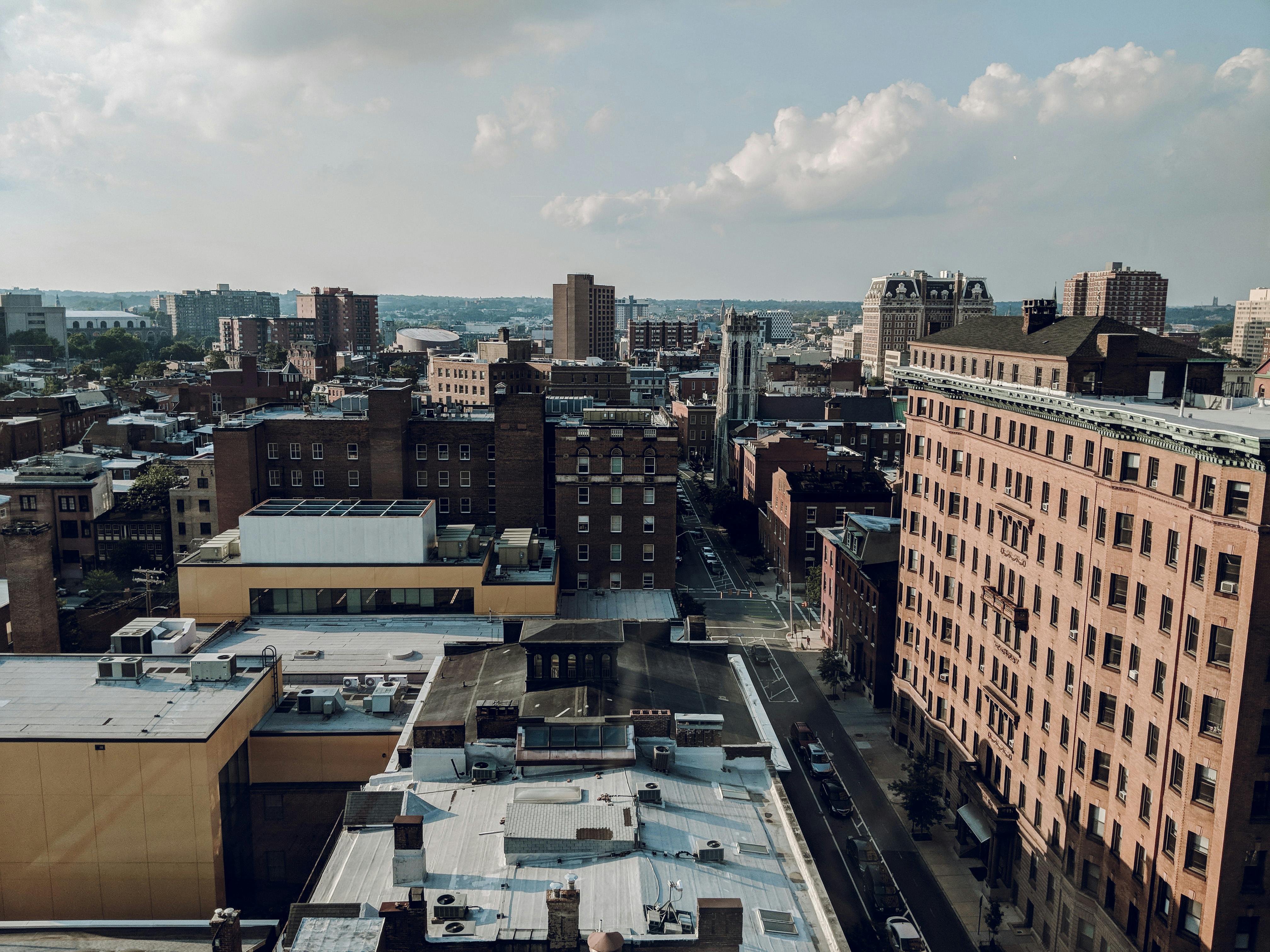 Buildings and Houses in Cityscape · Free Stock Photo