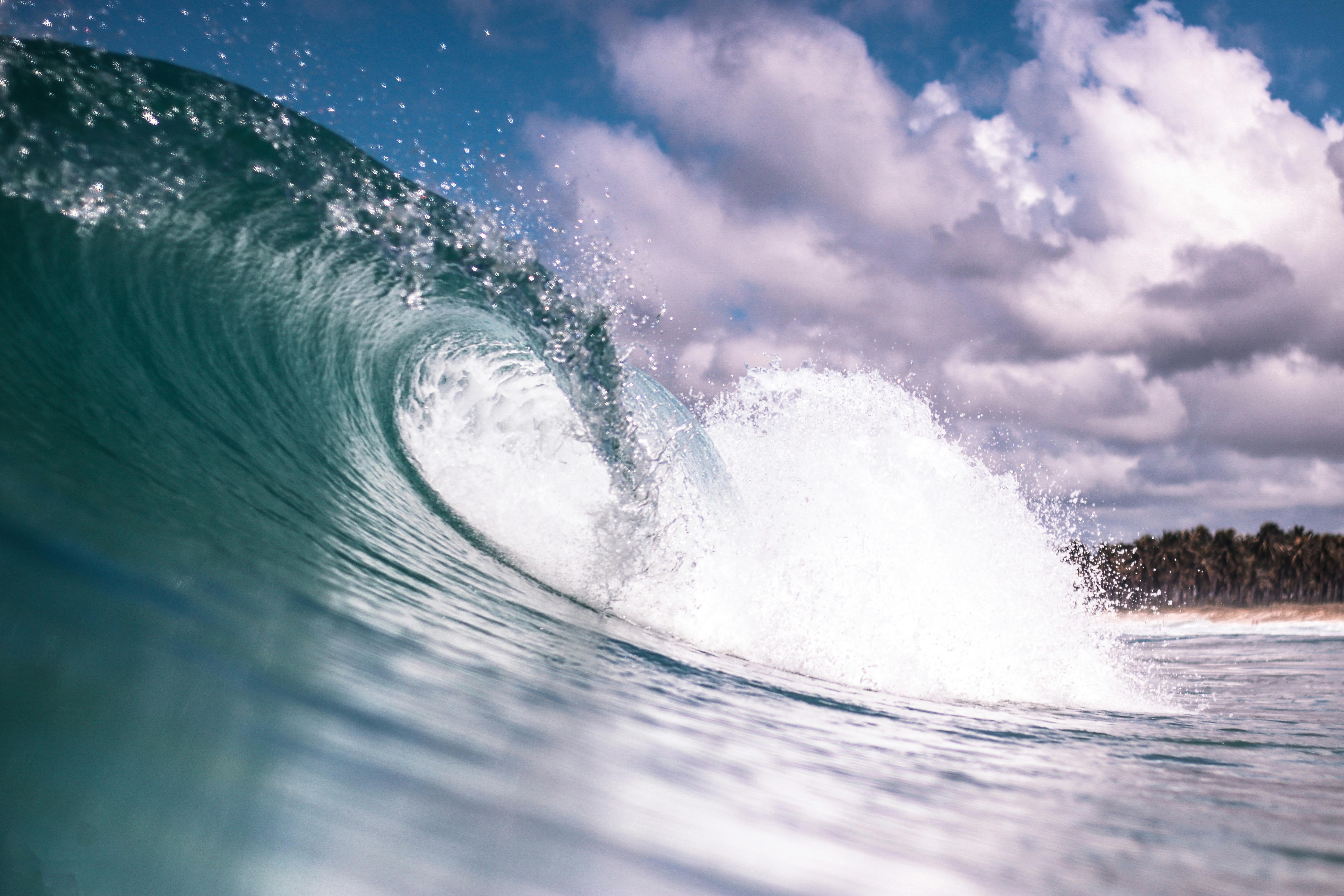 Close-up View of Wave on Ocean · Free Stock Photo