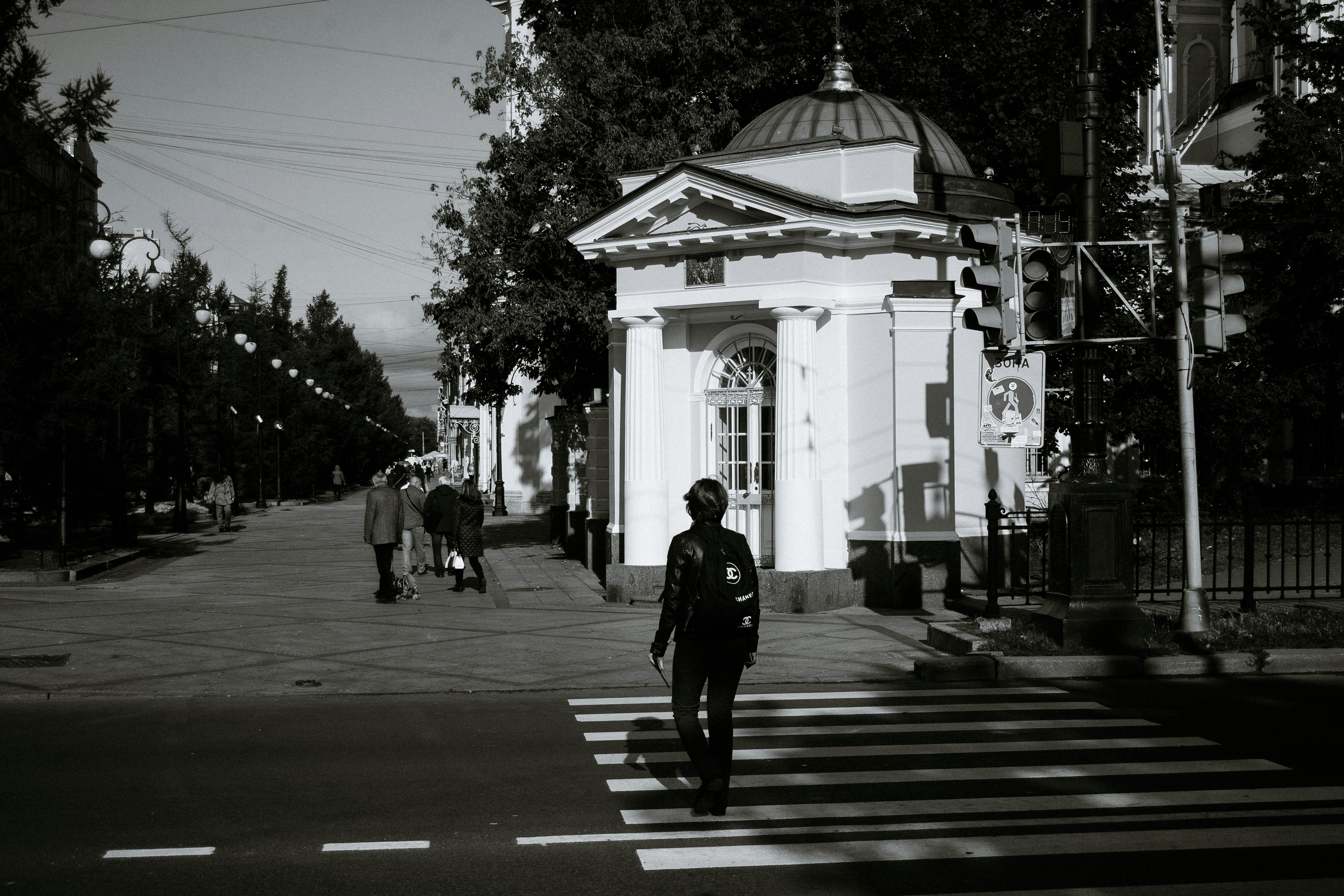 City viewpoint square with cross memorial · Free Stock Photo