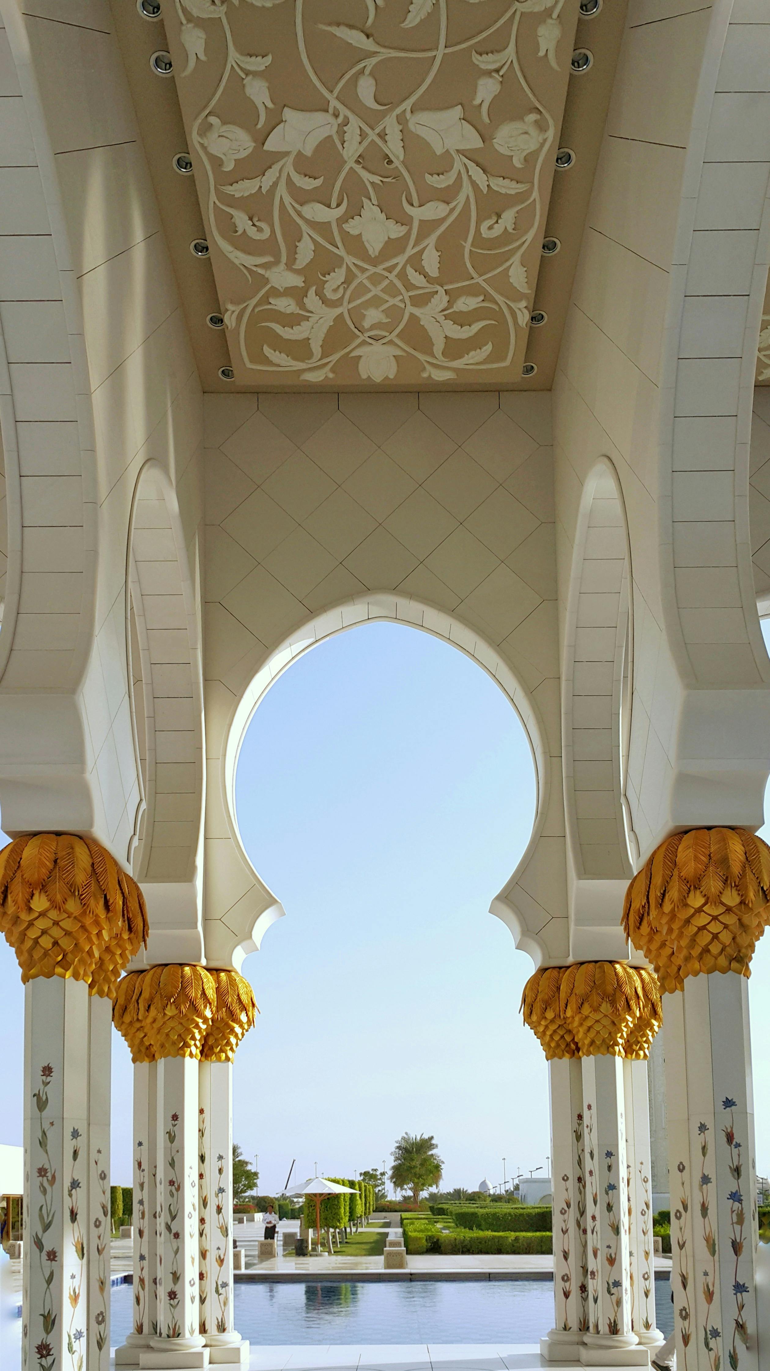 Ornamented Ceiling and Columns · Free Stock Photo