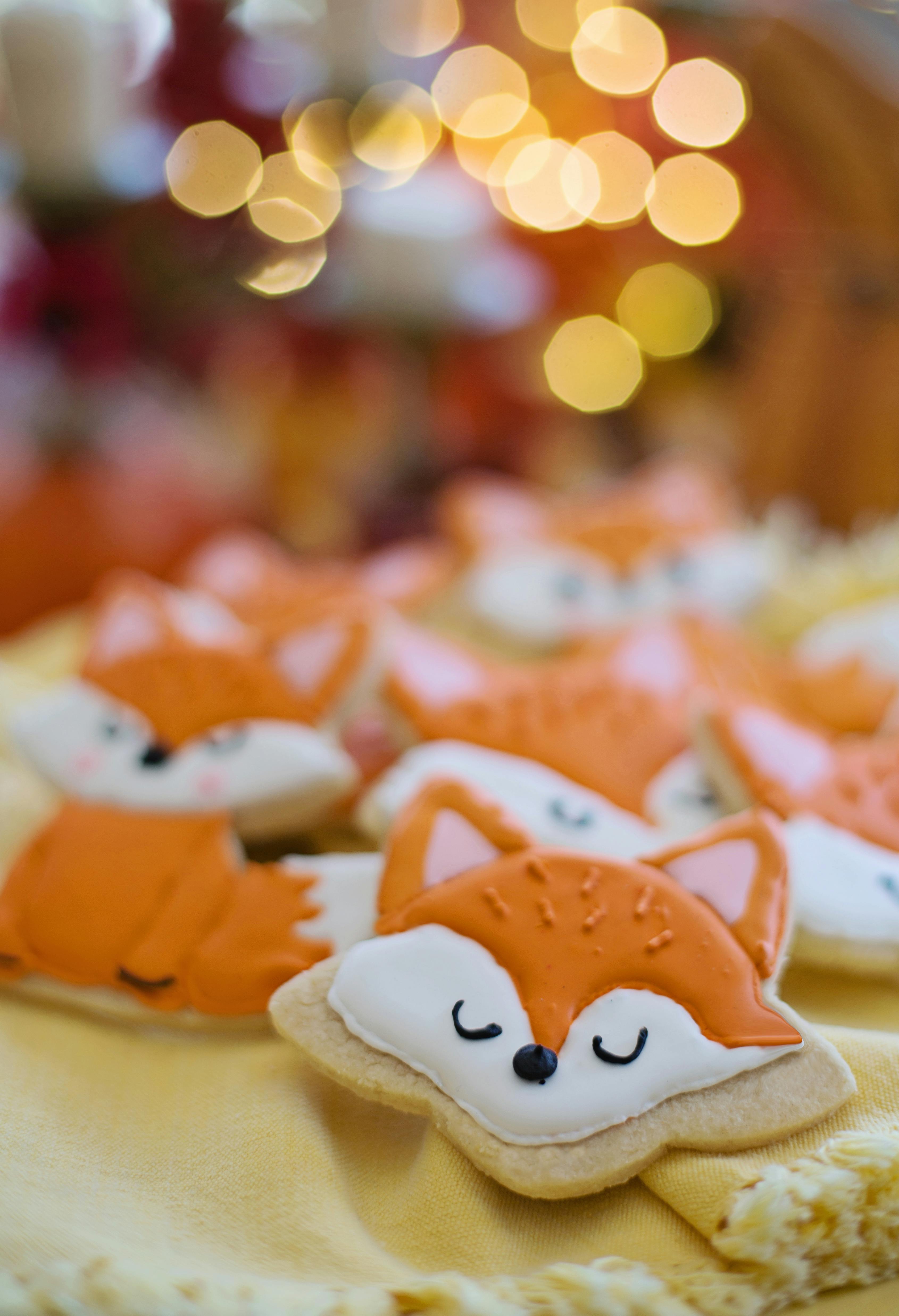 Close-up Shot of Fox Cookies · Free Stock Photo