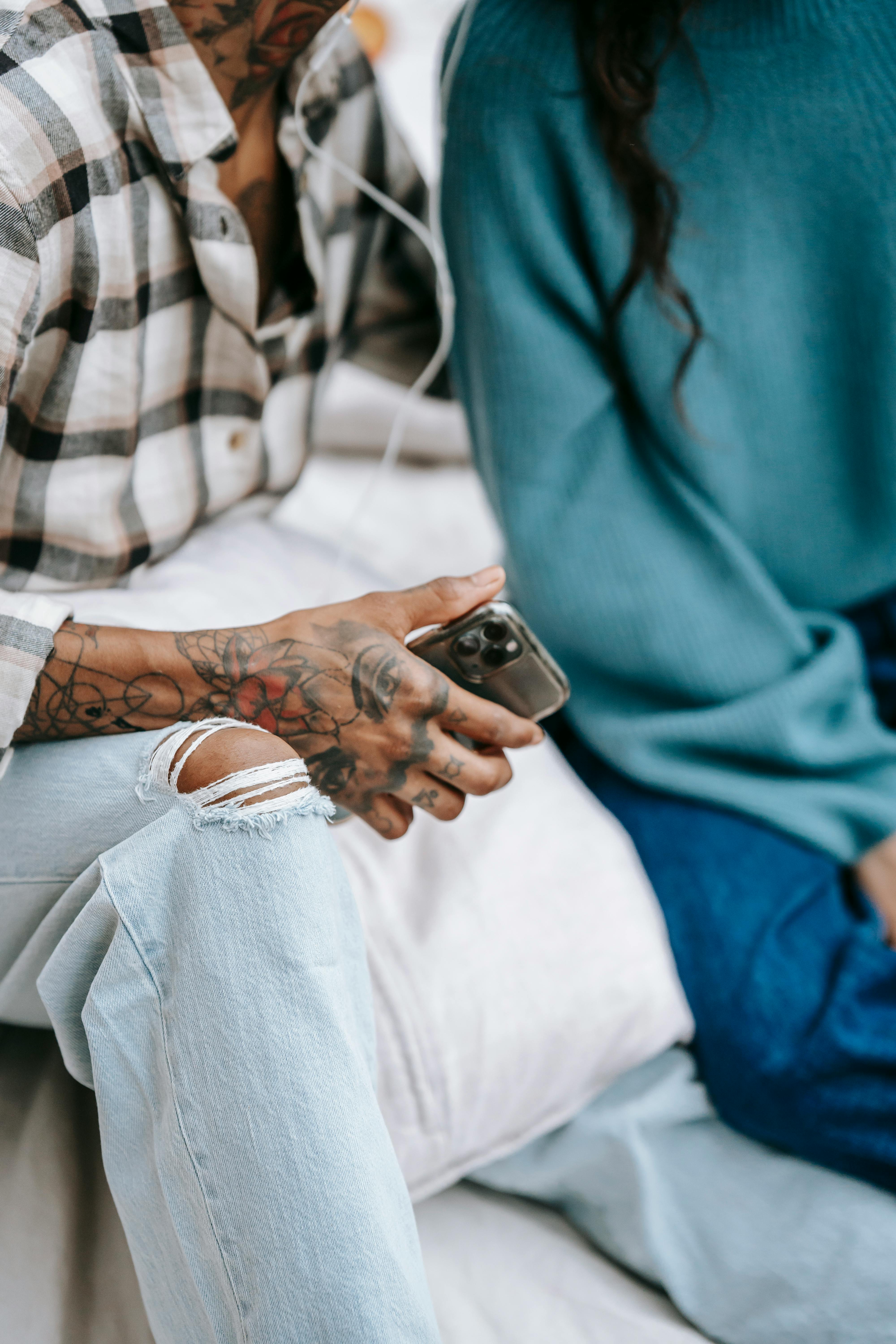 Crop couple spending time together · Free Stock Photo