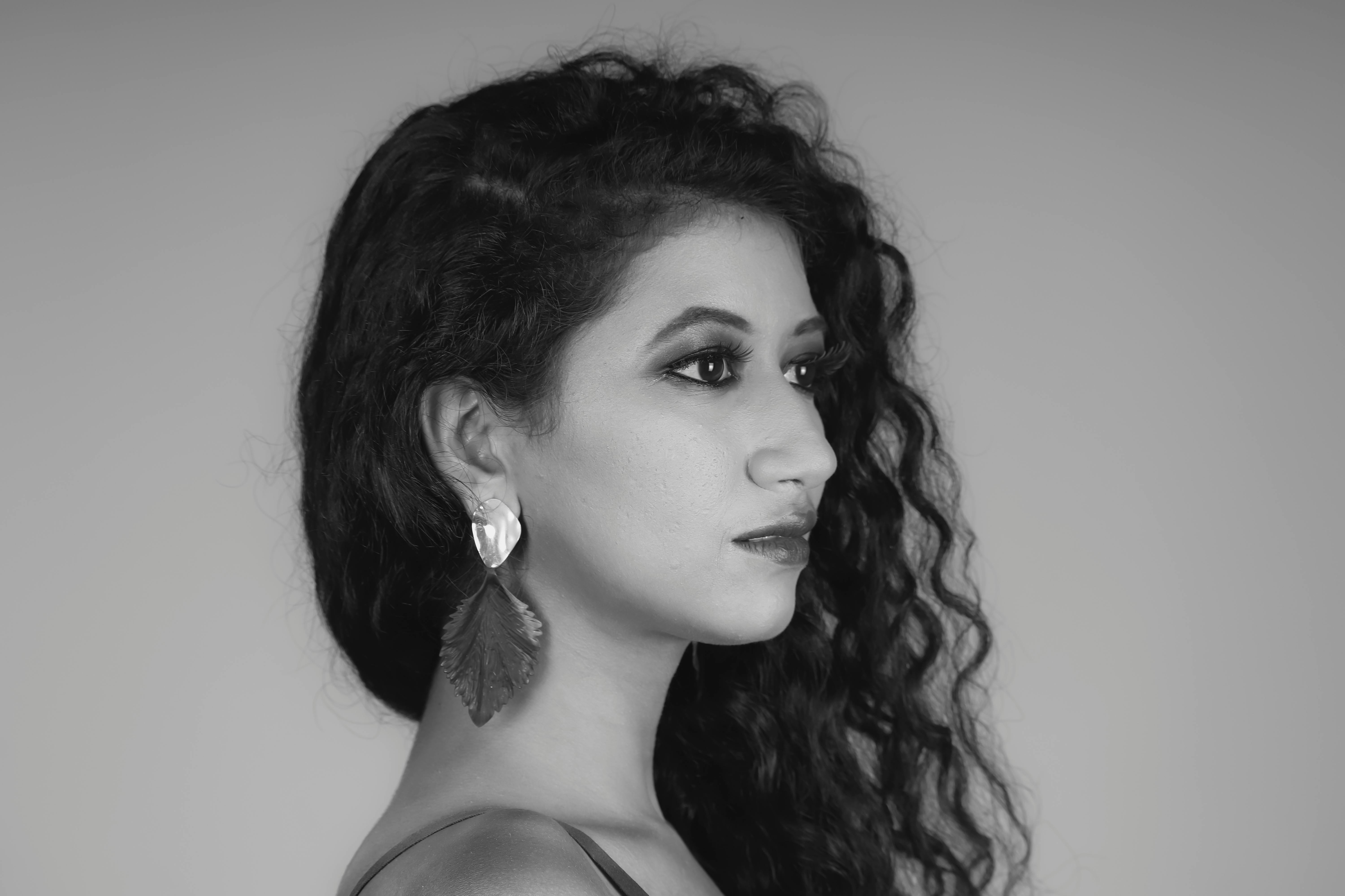 500,964+ Best Free Side profile woman Stock Photos & Images · 100% ...