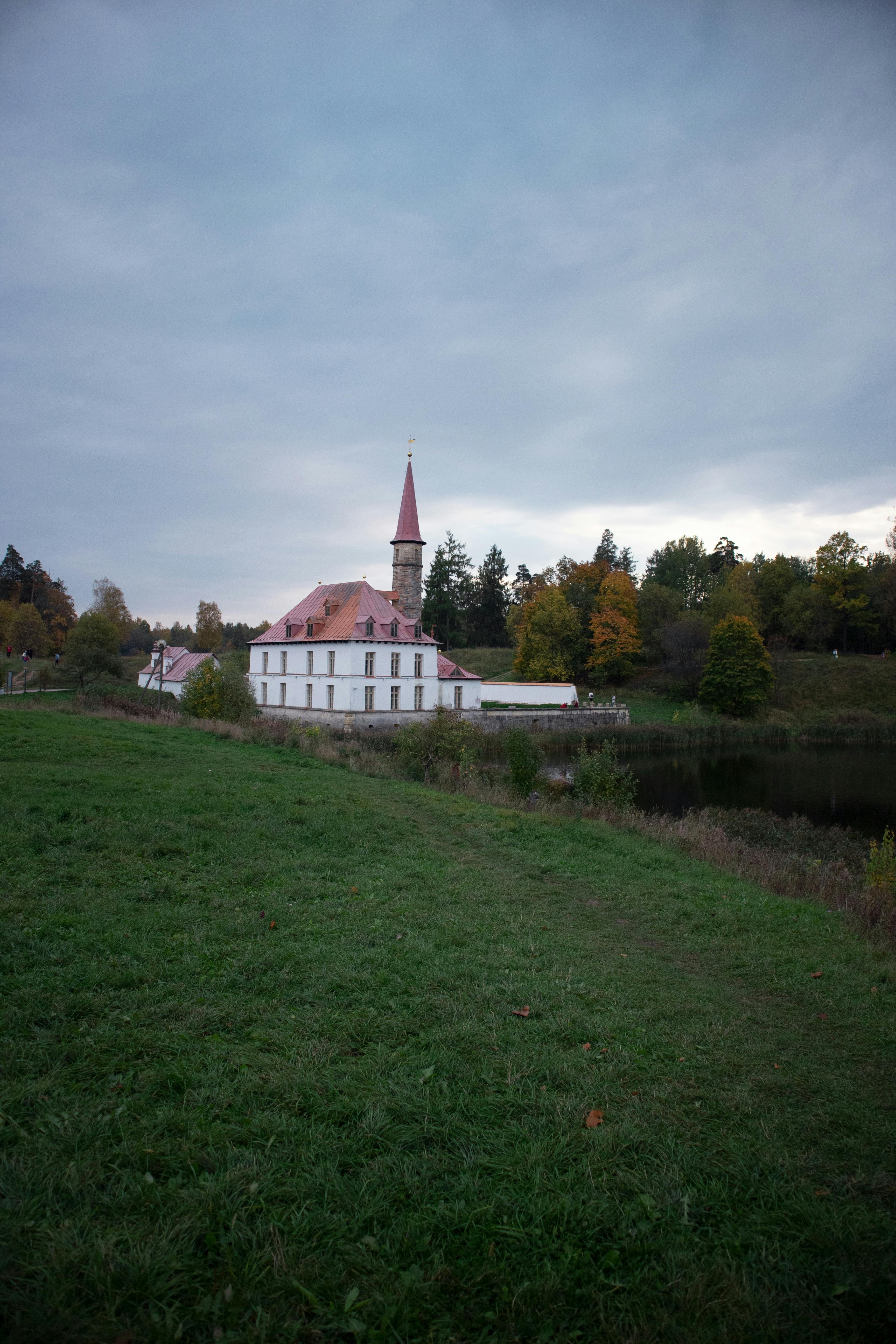 Grass Bank Photos, Download The BEST Free Grass Bank Stock Photos & HD ...