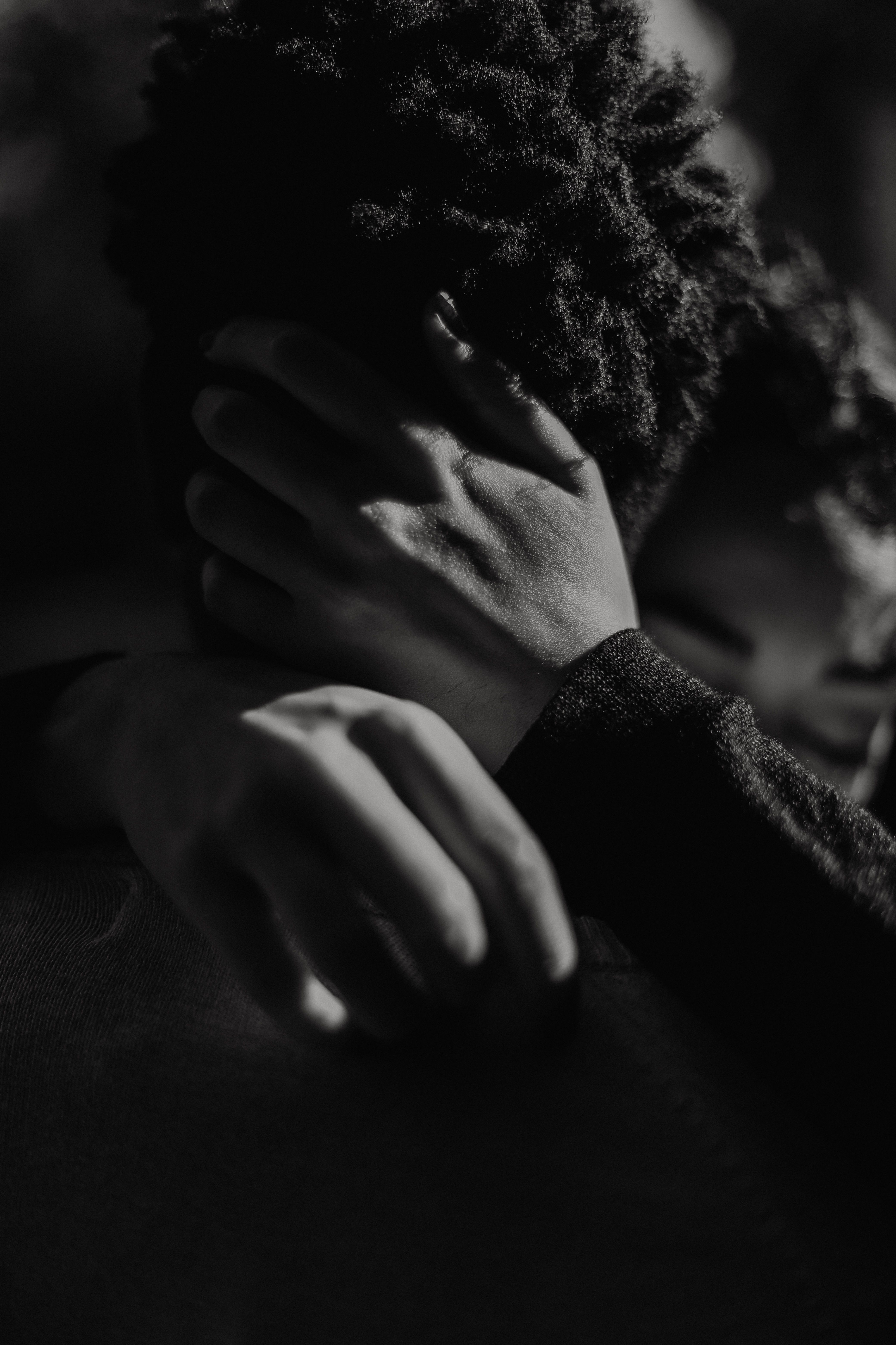 Grayscale Photo of a Couple Hugging · Free Stock Photo