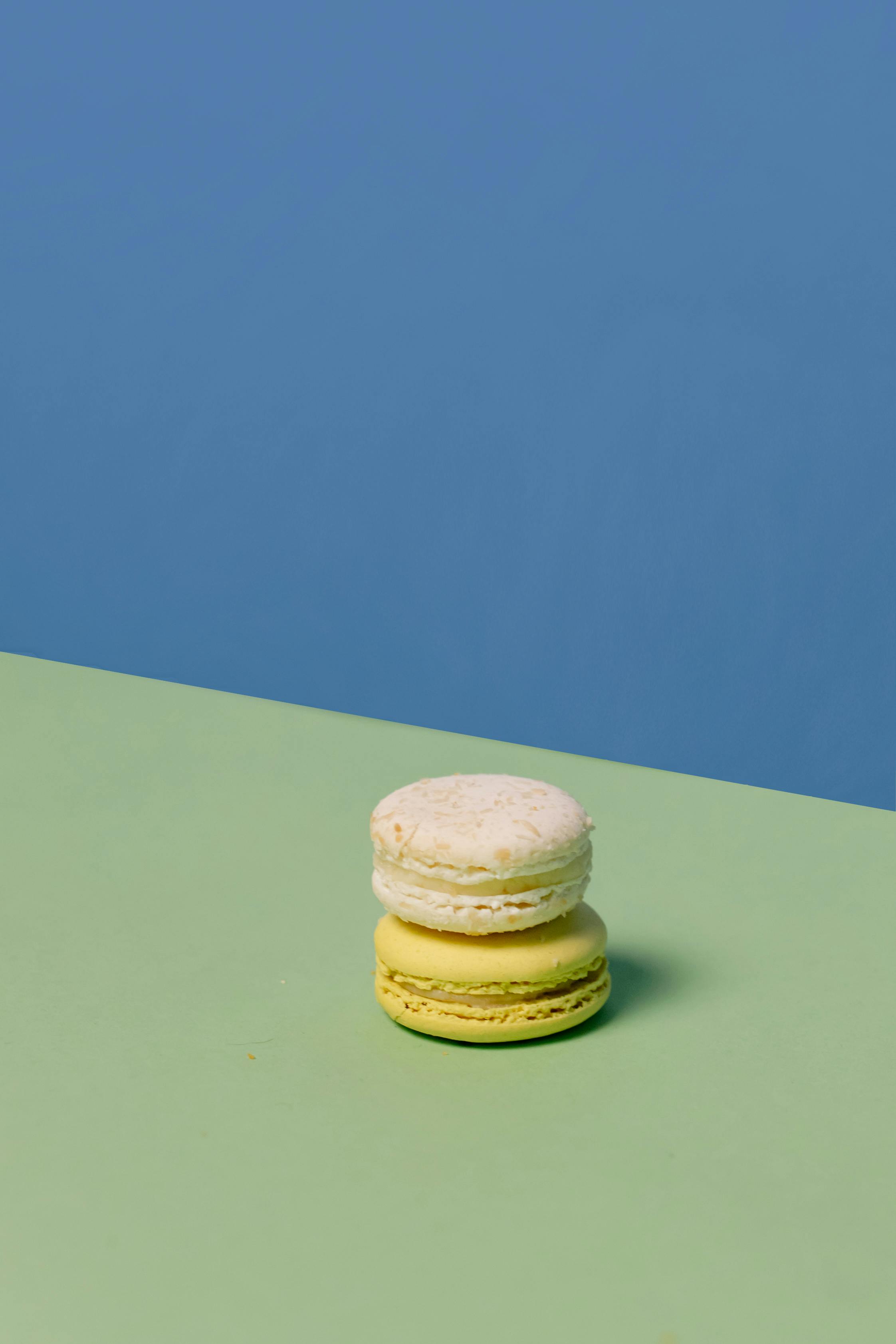 Close-Up Shot of Macaroons · Free Stock Photo