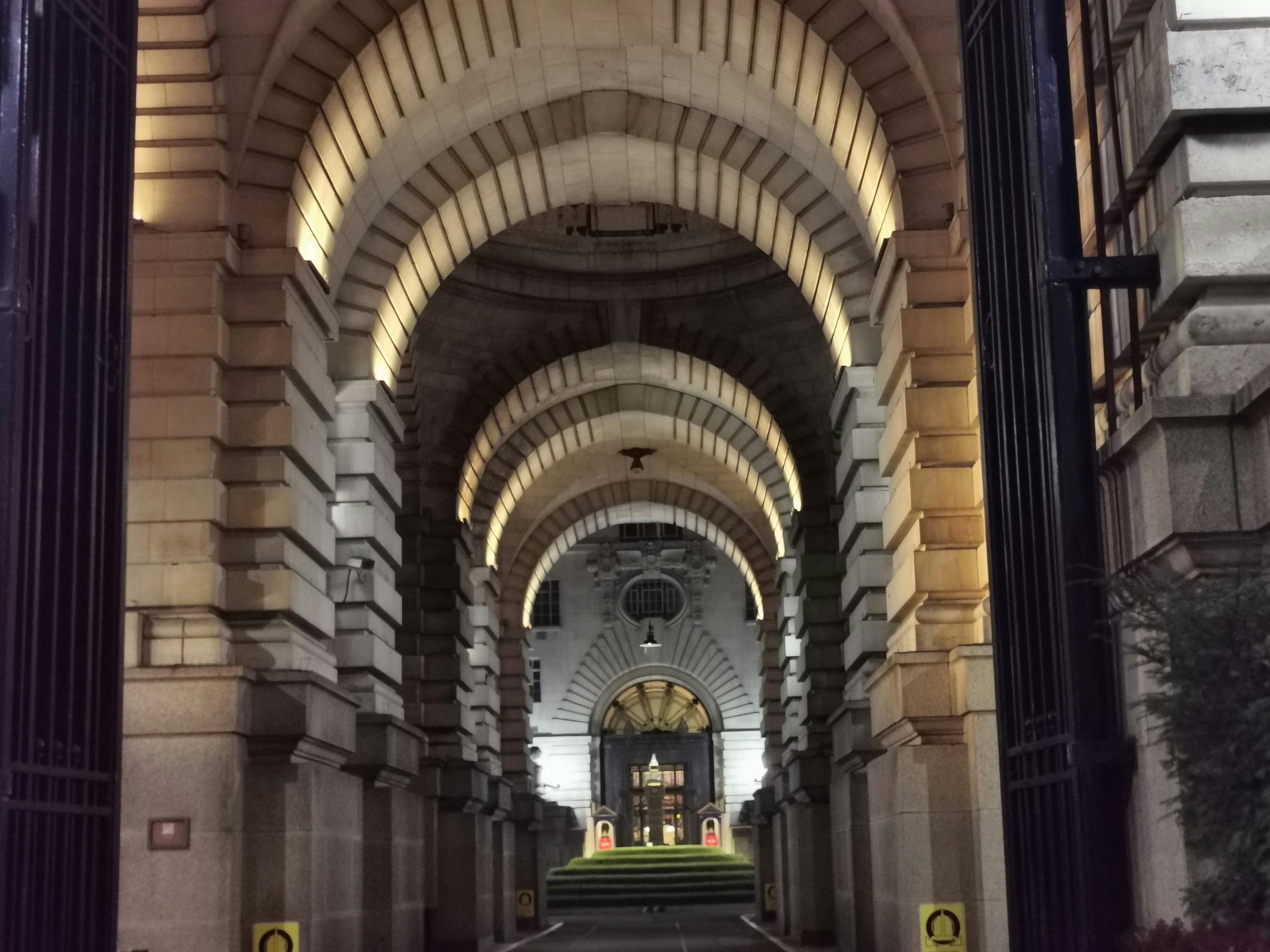 Douleur côté lors d'un éternuement : causes, symptômes et traitements